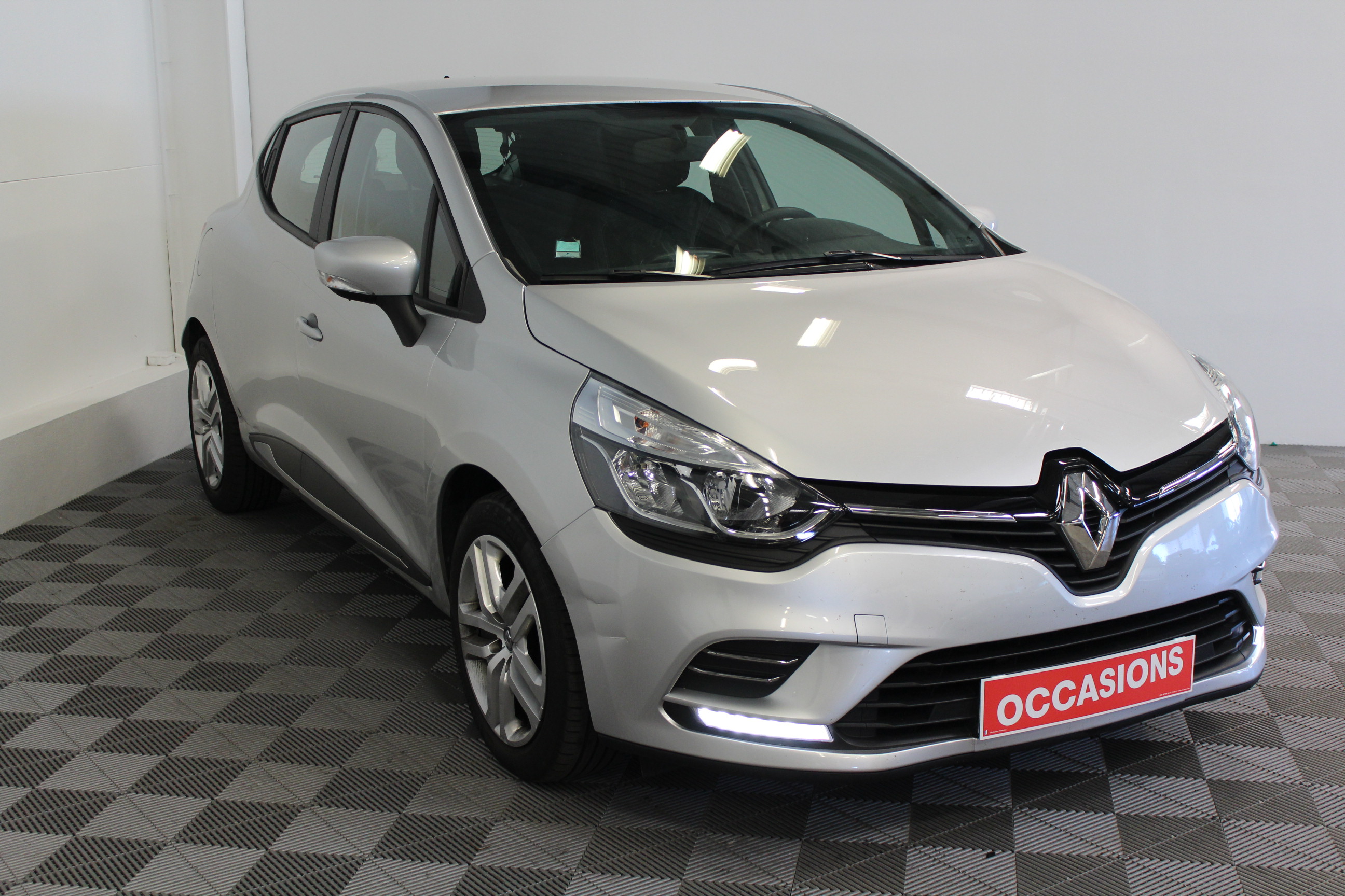 RENAULT CLIO IV de 2017 - OLIVET - Massoutre VO