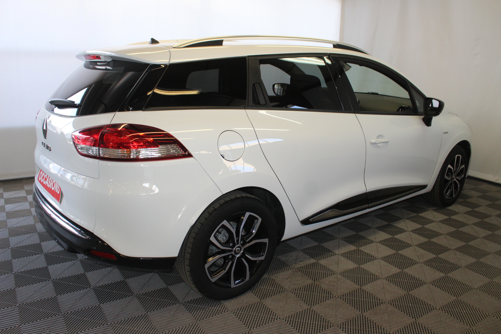 RENAULT CLIO IV ESTATE de 2017 - Clermont-Ferrand - Massoutre VO