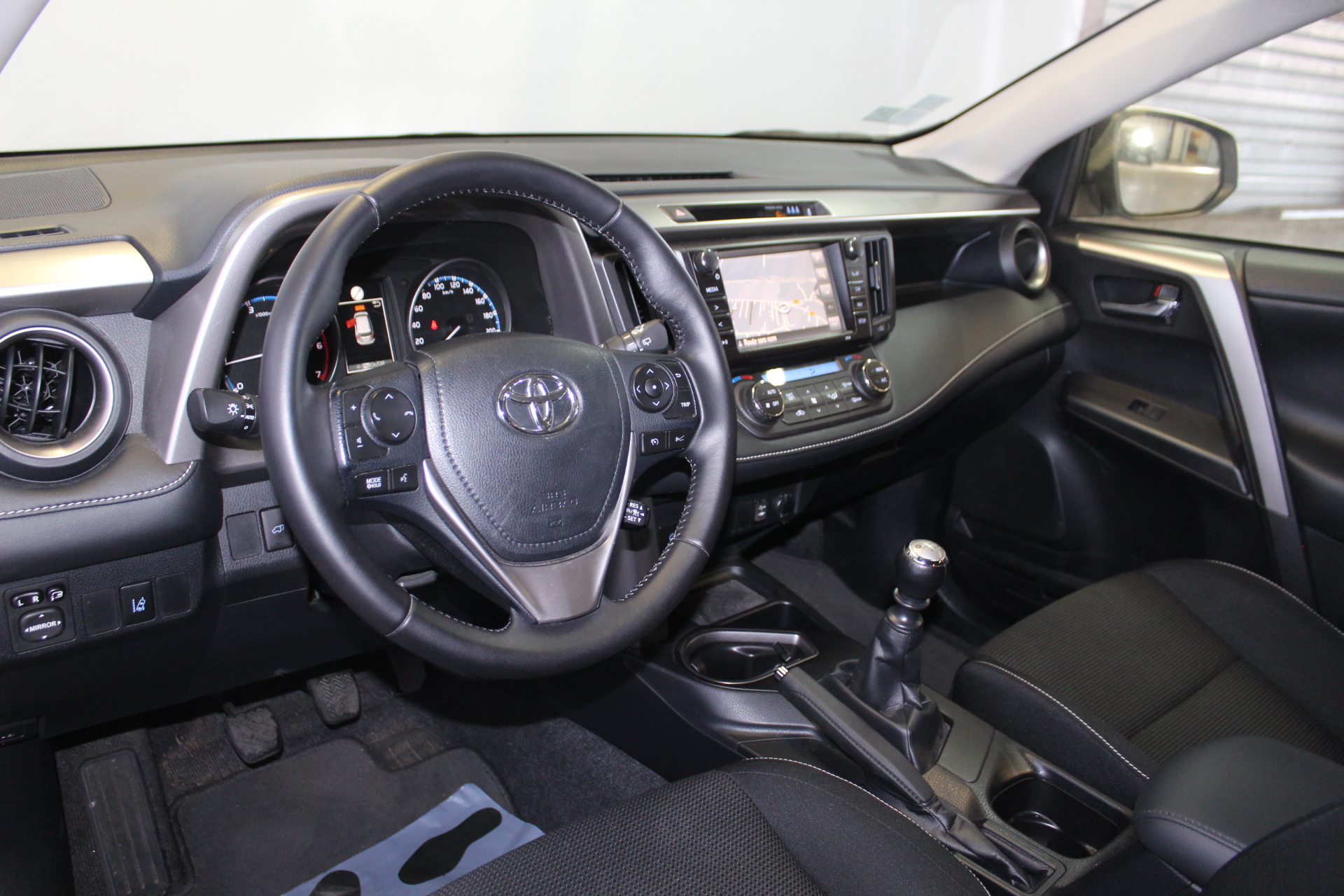 TOYOTA RAV4 BUSINESS de 2016 - Clermont-Ferrand - Massoutre VO