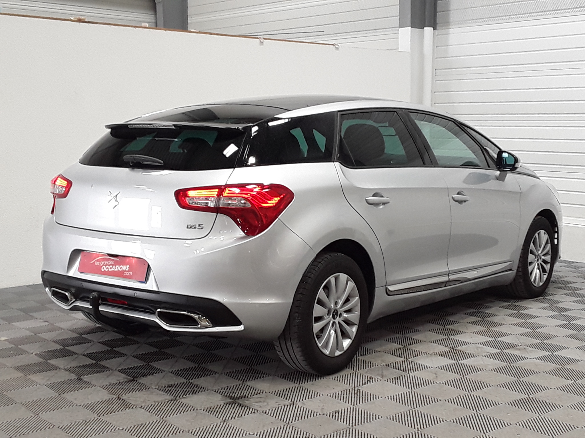 DS DS5 de 2016 - La Chapelle-Saint-Luc - Massoutre VO