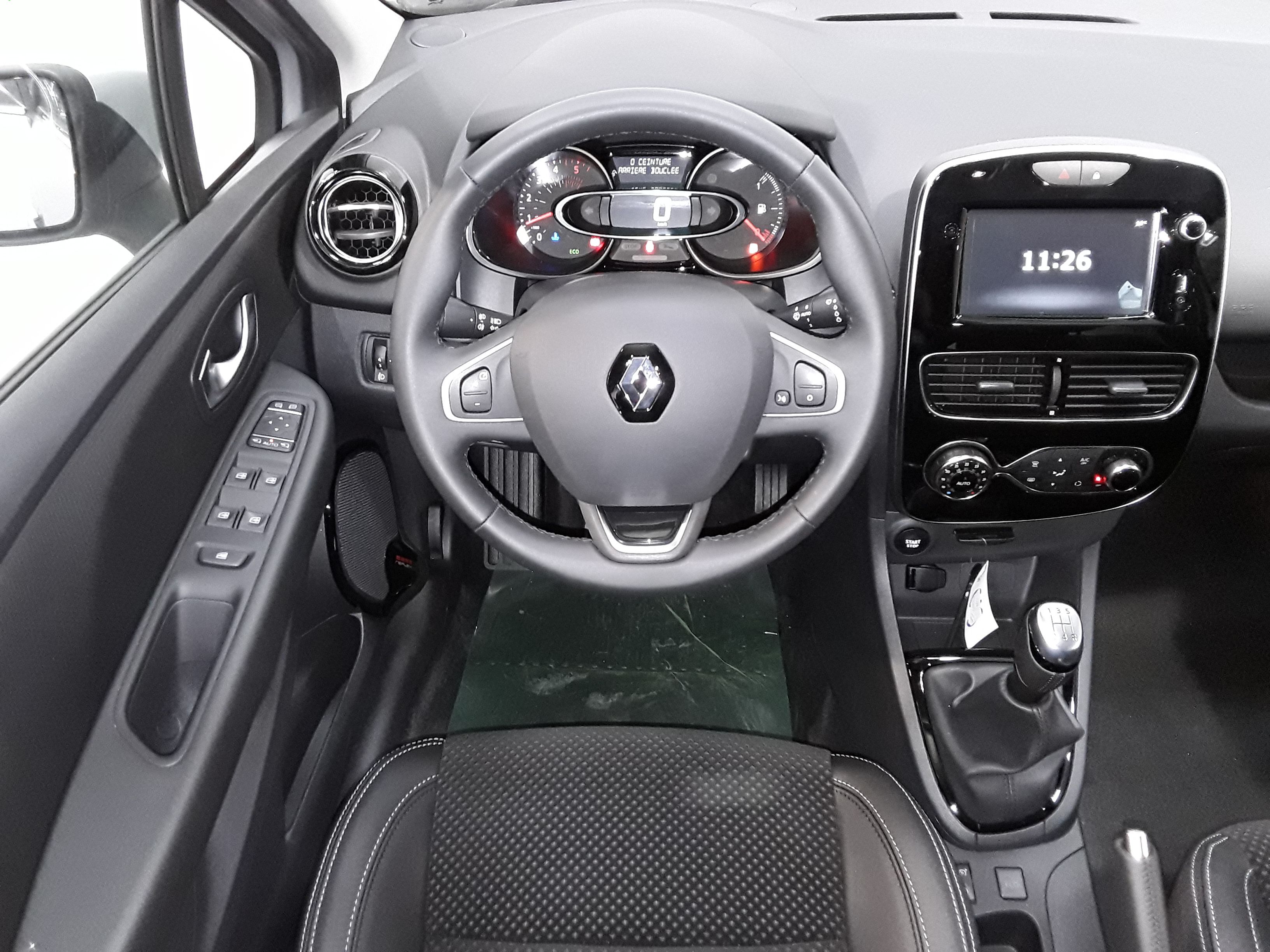RENAULT CLIO IV de 2016 - La Chapelle-Saint-Luc - Massoutre VO