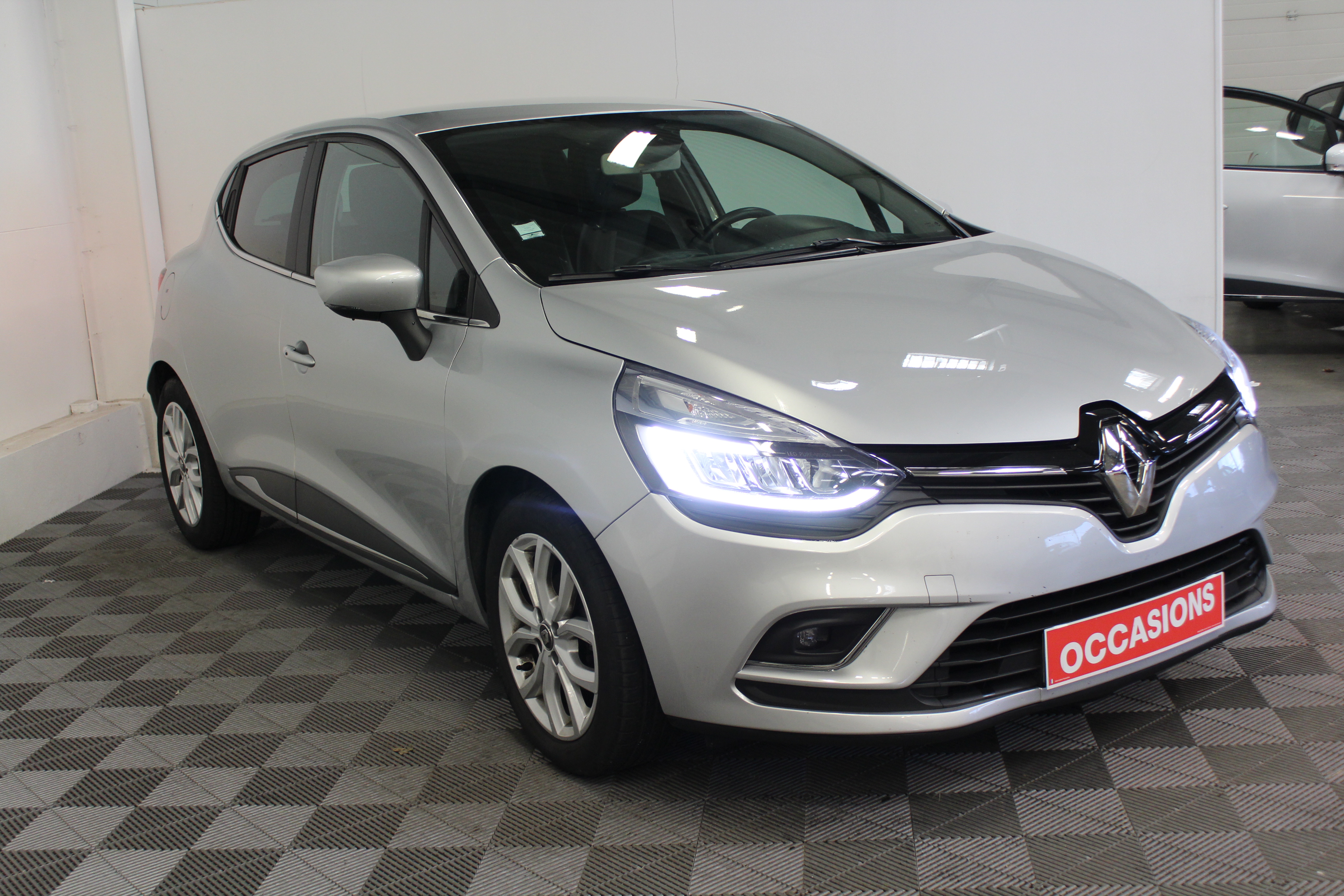 RENAULT CLIO IV de 2018 - OLIVET - Massoutre VO