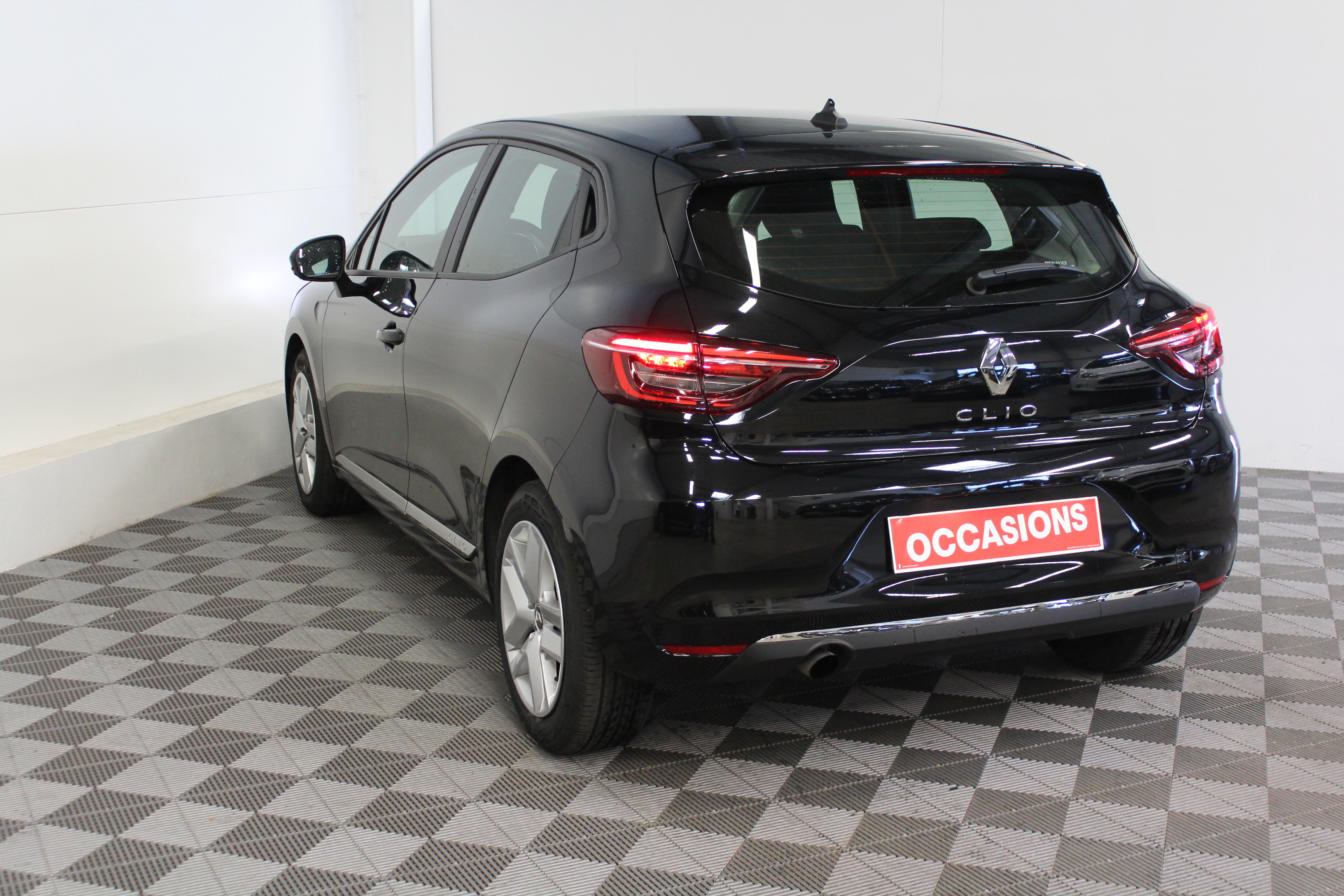 RENAULT CLIO V de 2019 - OLIVET - Massoutre VO