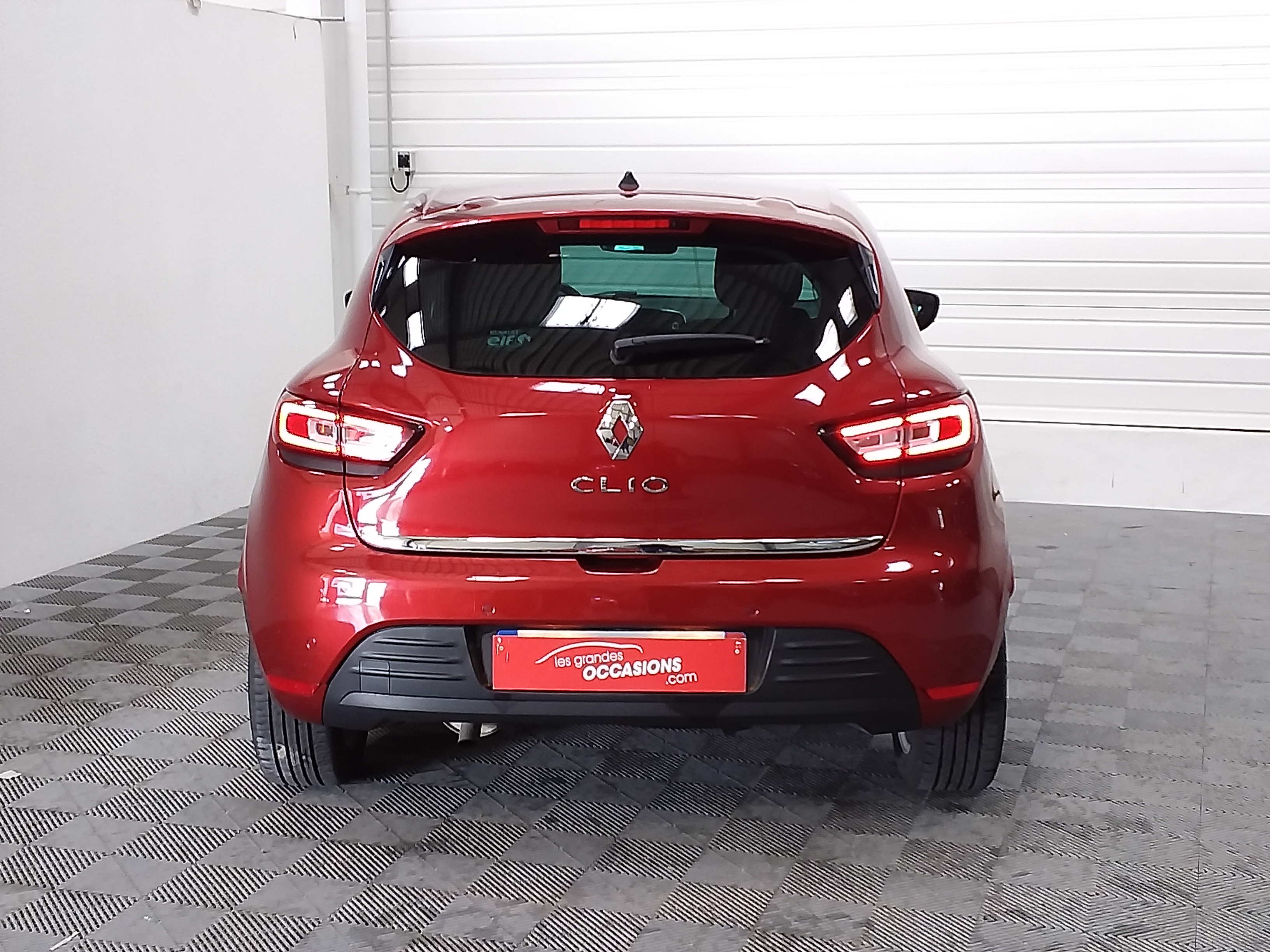 RENAULT CLIO IV de 2017 - La Chapelle-Saint-Luc - Massoutre VO