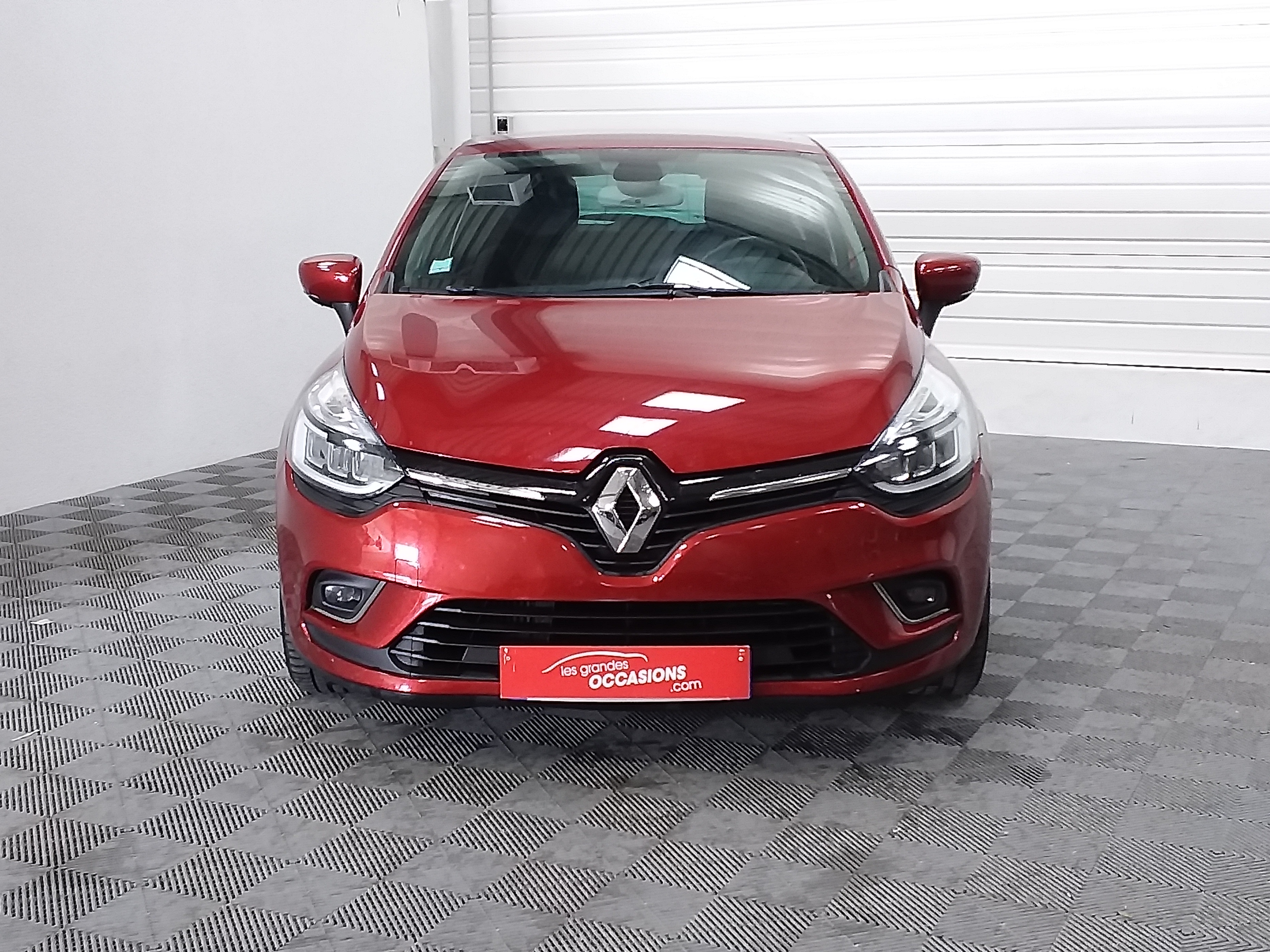 RENAULT CLIO IV de 2017 - La Chapelle-Saint-Luc - Massoutre VO