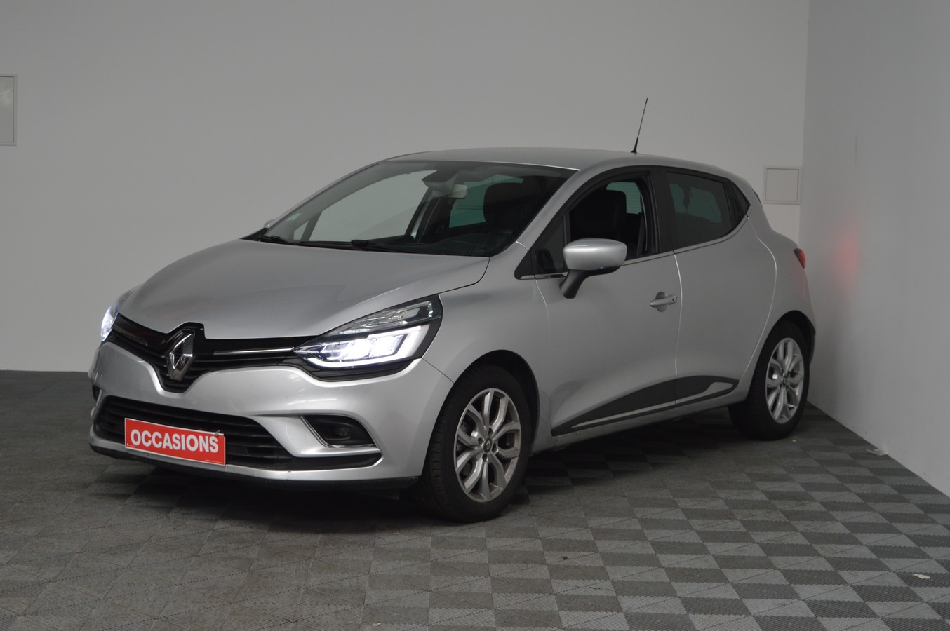 RENAULT CLIO IV de 2018 - Massy - Massoutre VO