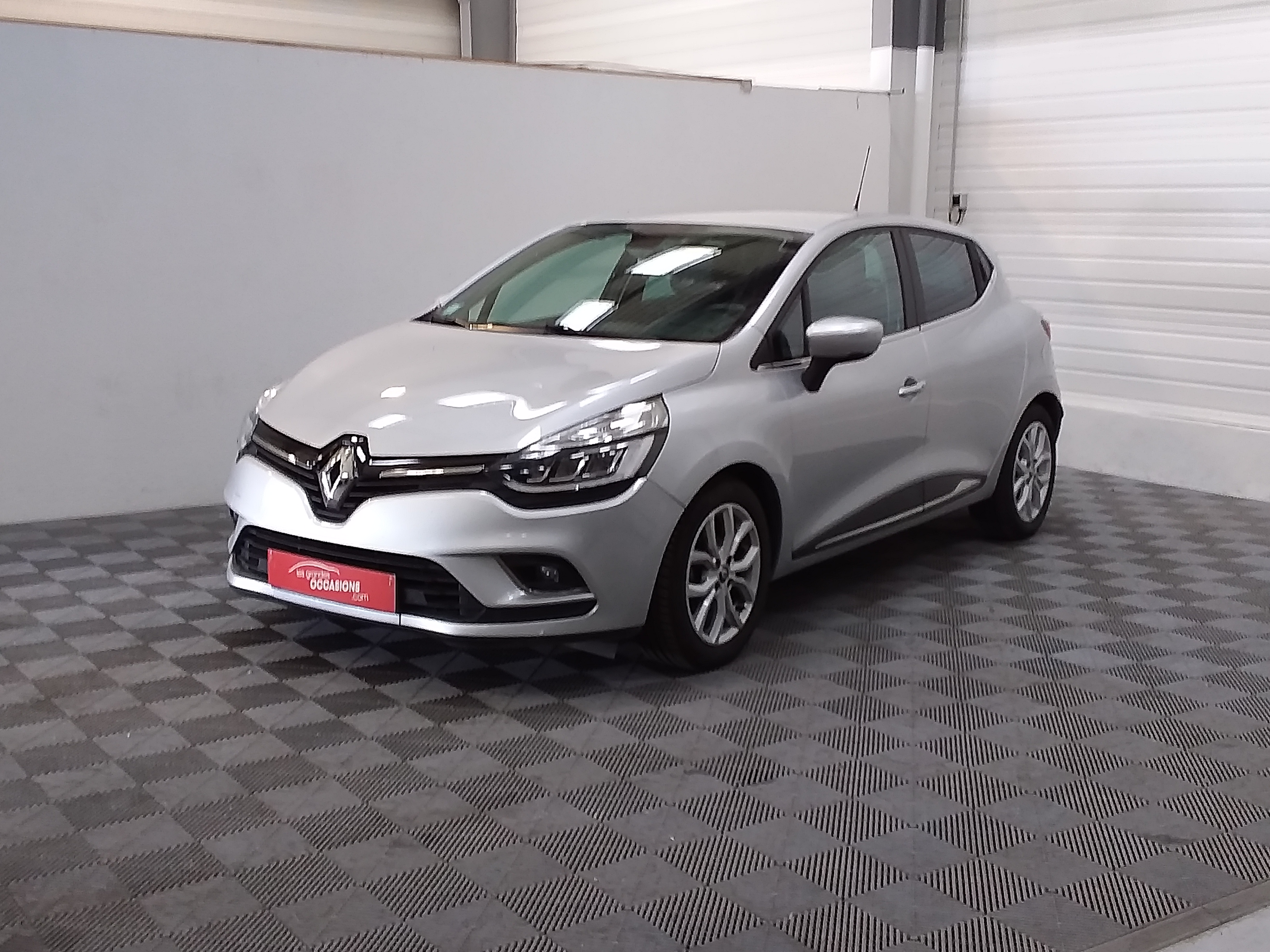 RENAULT CLIO IV de 2018 - La Chapelle-Saint-Luc - Massoutre VO