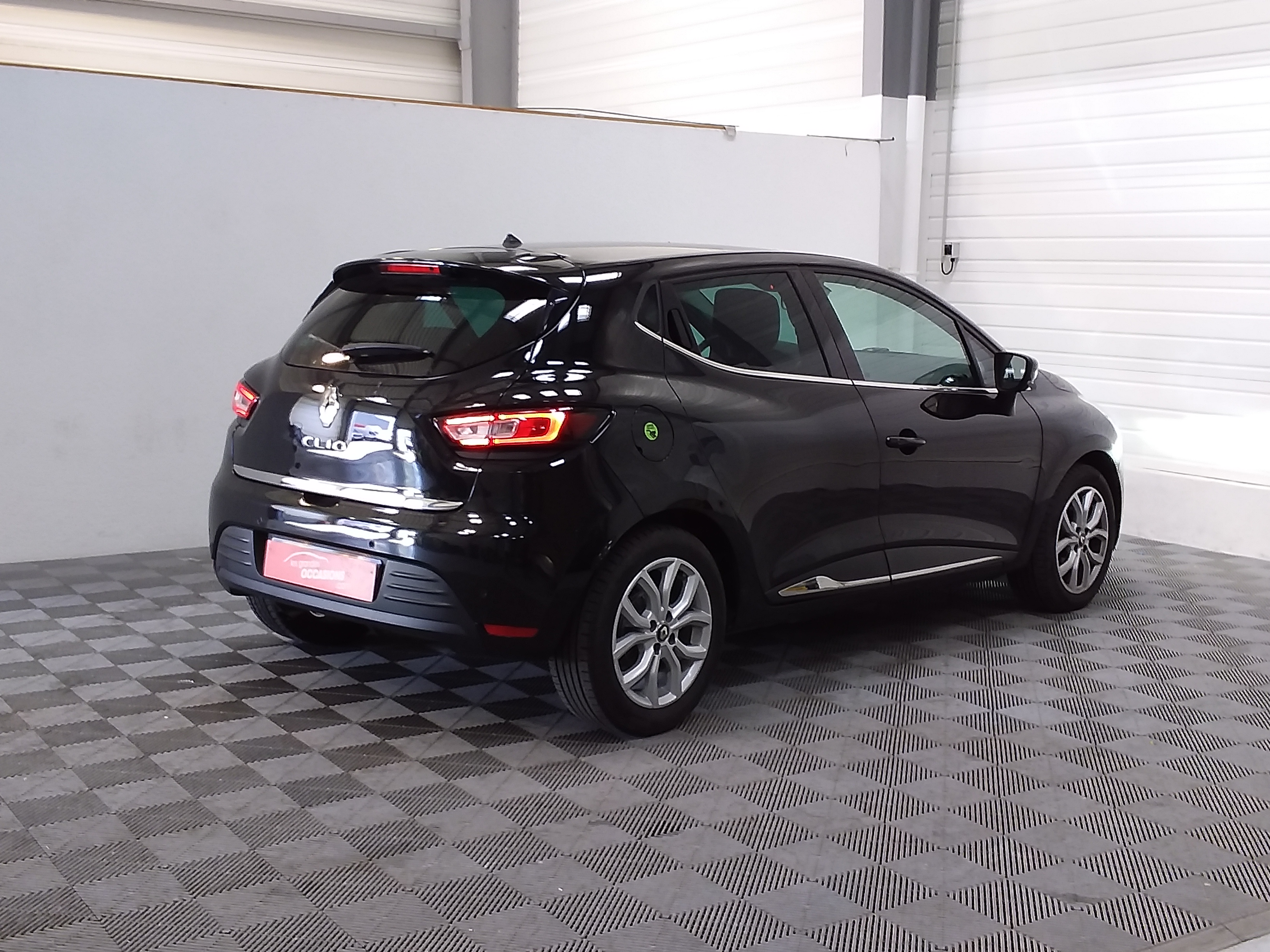 RENAULT CLIO IV de 2018 - La Chapelle-Saint-Luc - Massoutre VO