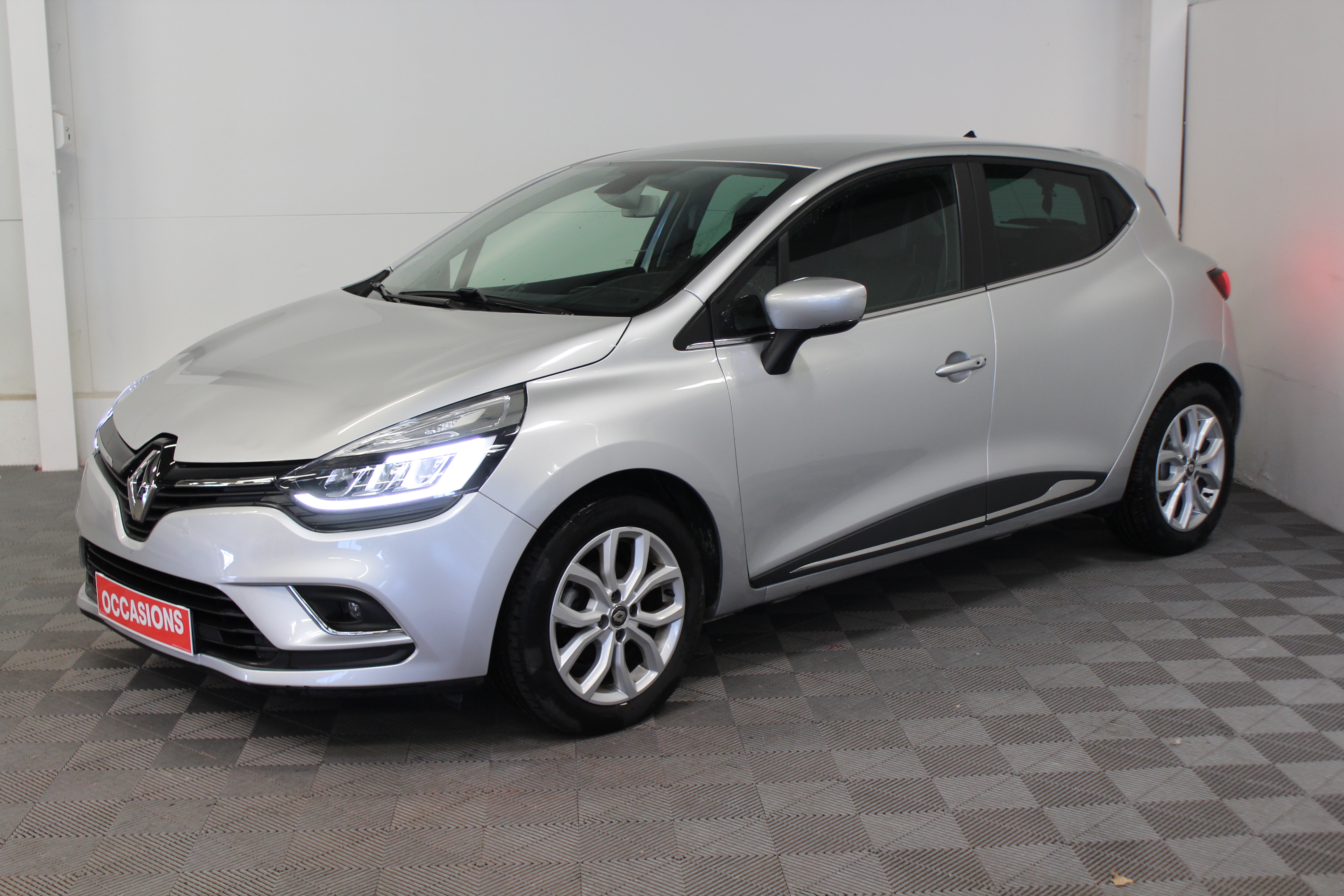RENAULT CLIO IV de 2018 - Olivet - Massoutre VO