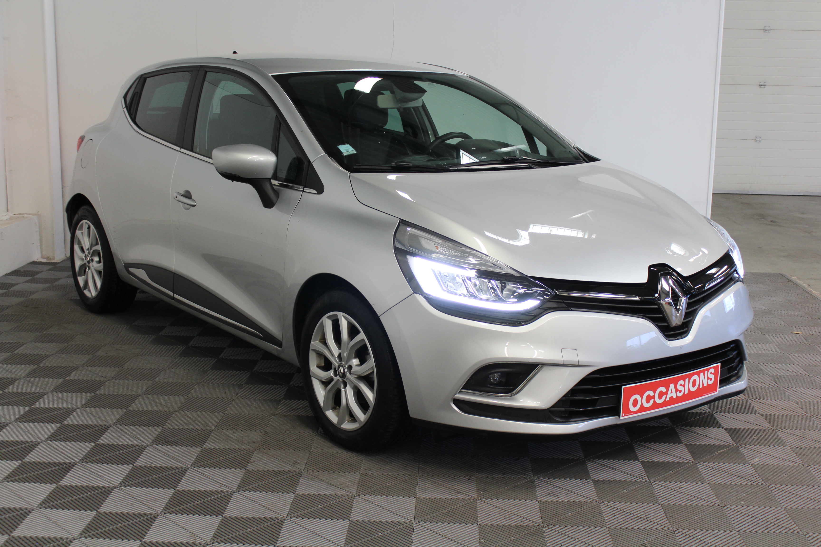 RENAULT CLIO IV de 2018 - Olivet - Massoutre VO