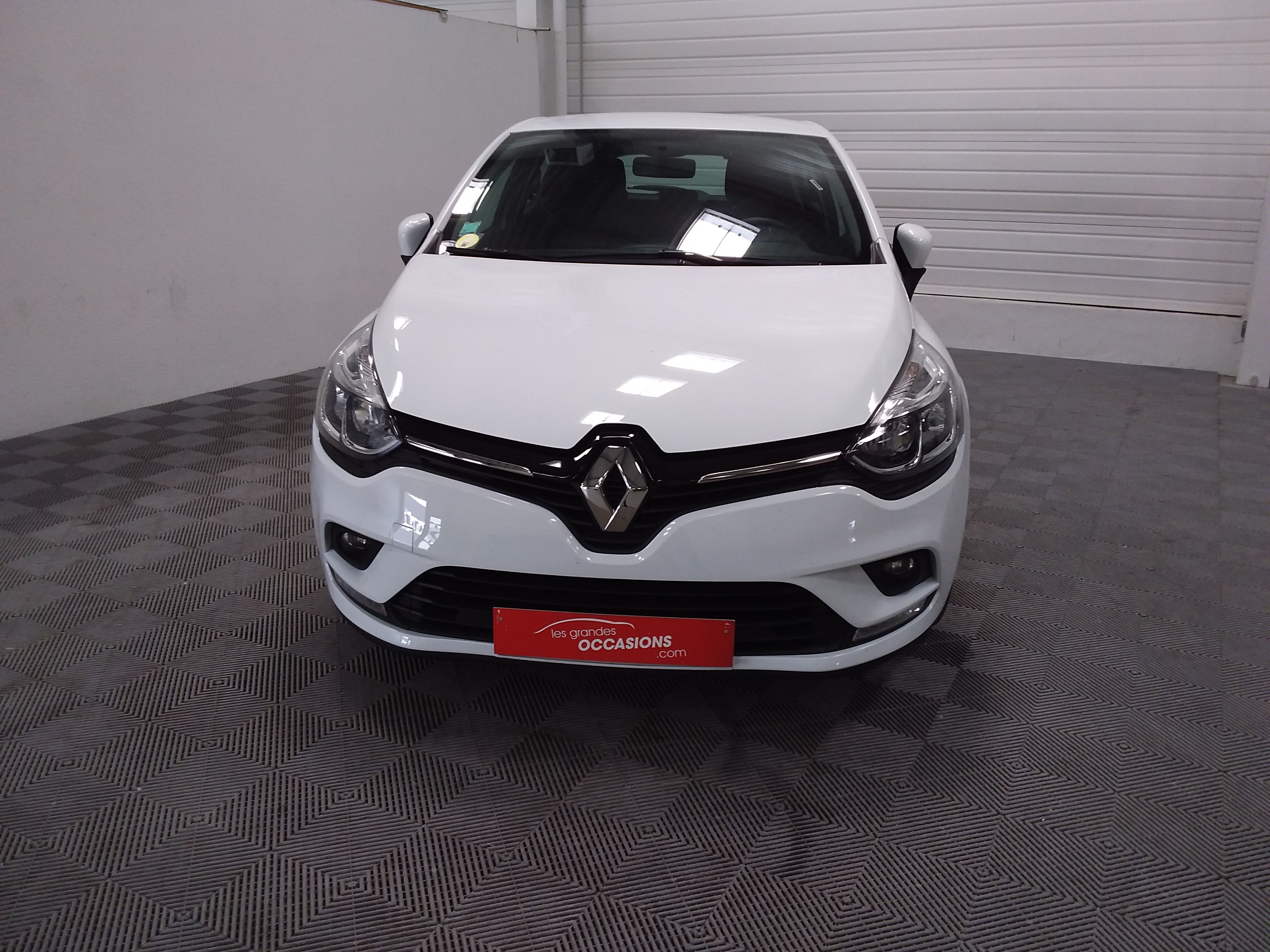RENAULT CLIO IV BUSINESS de 2017 - La Chapelle-Saint-Luc - Massoutre VO