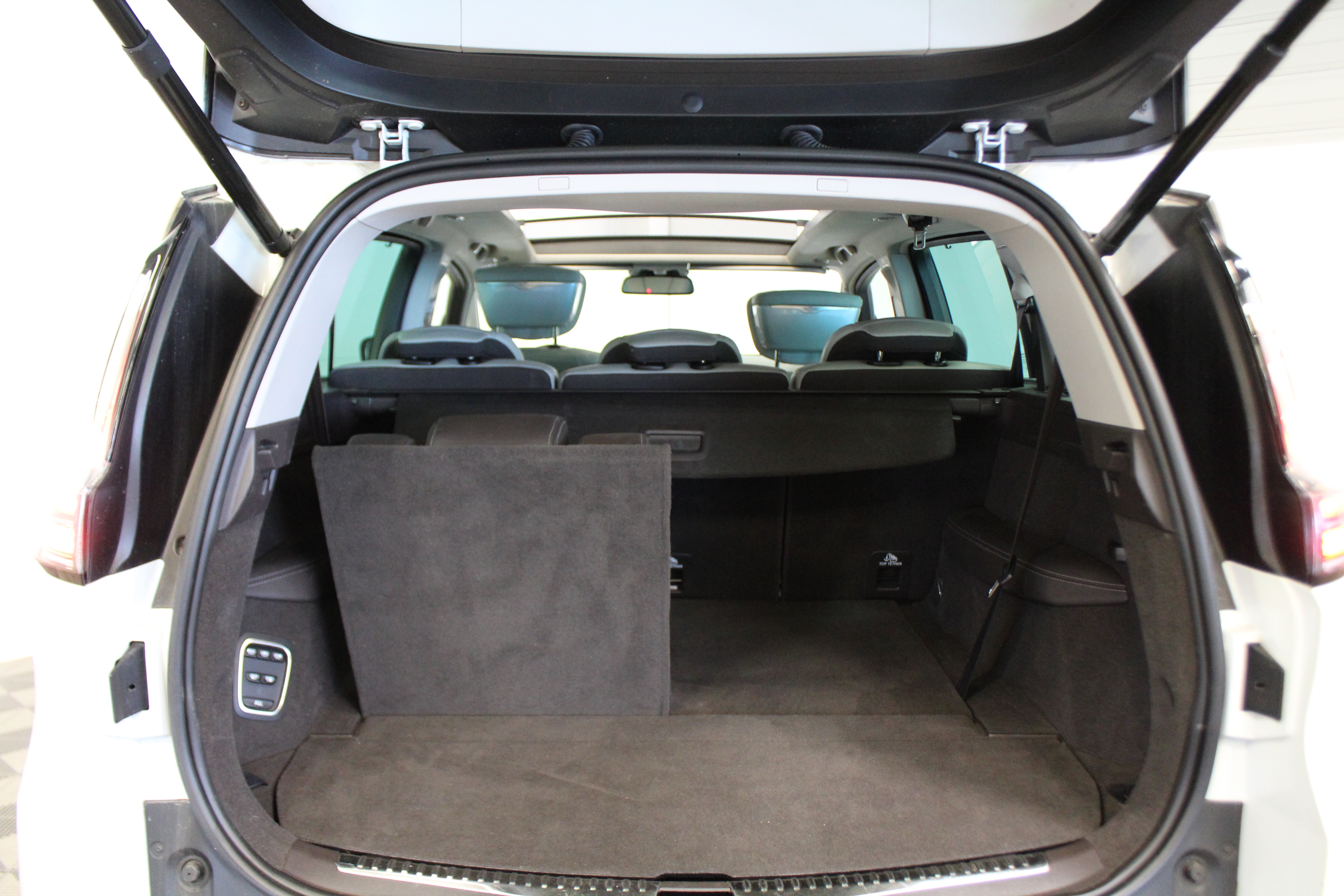 RENAULT ESPACE V de 2017 - OLIVET - Massoutre VO