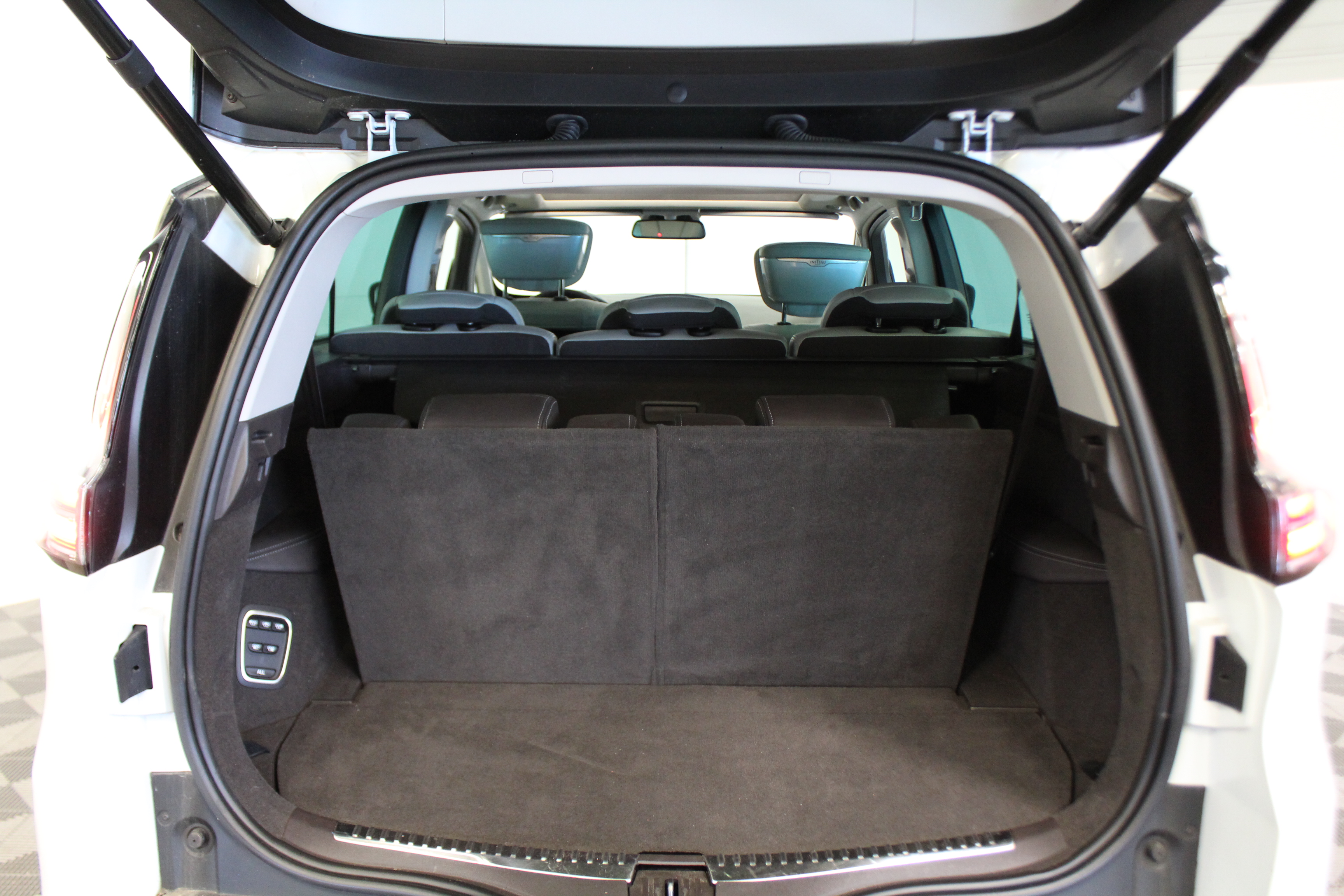 RENAULT ESPACE V de 2017 - OLIVET - Massoutre VO