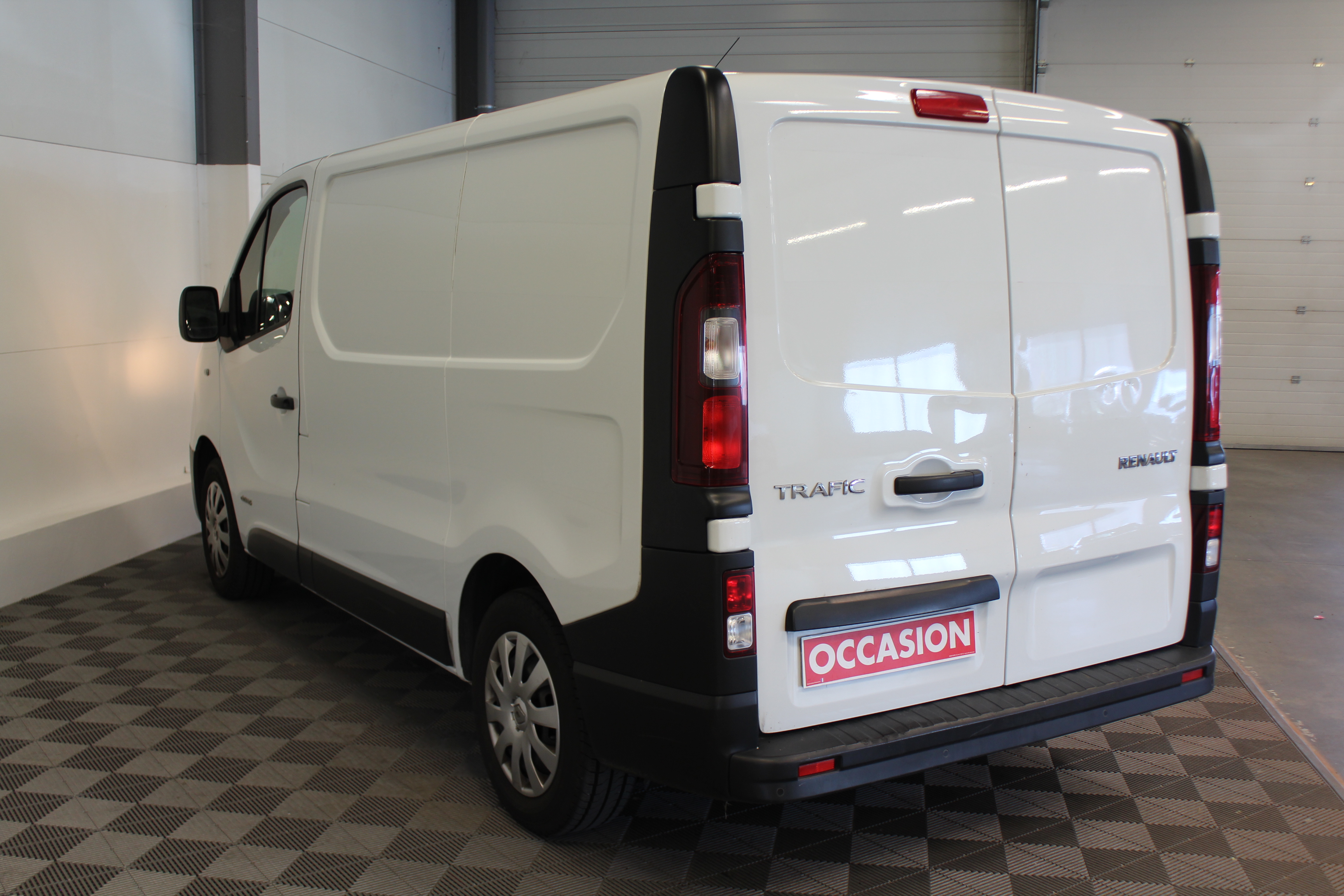 RENAULT TRAFIC FOURGON de 2016 - Olivet - Massoutre VO