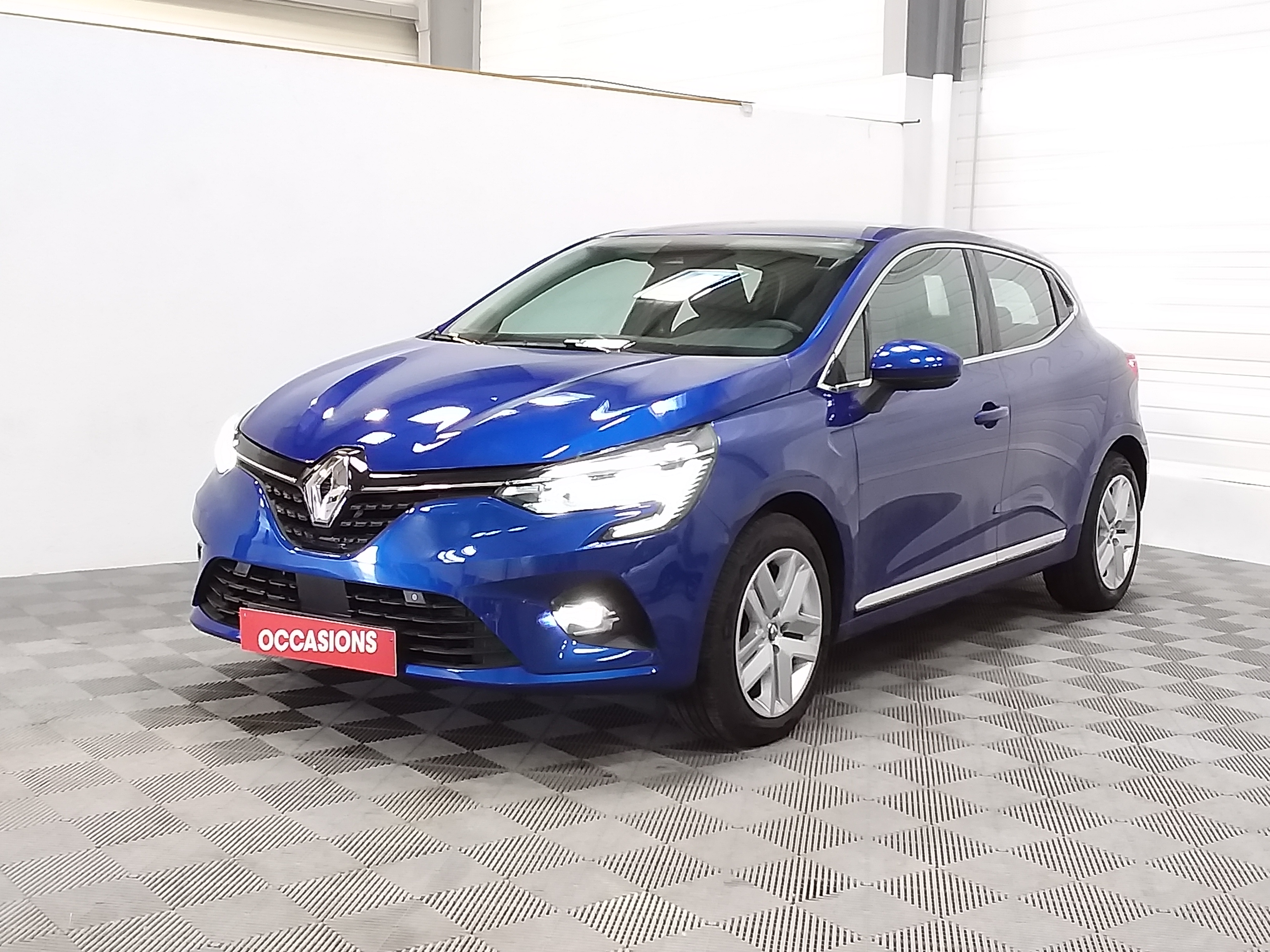 RENAULT CLIO V de 2020 - La Chapelle-Saint-Luc - Massoutre VO
