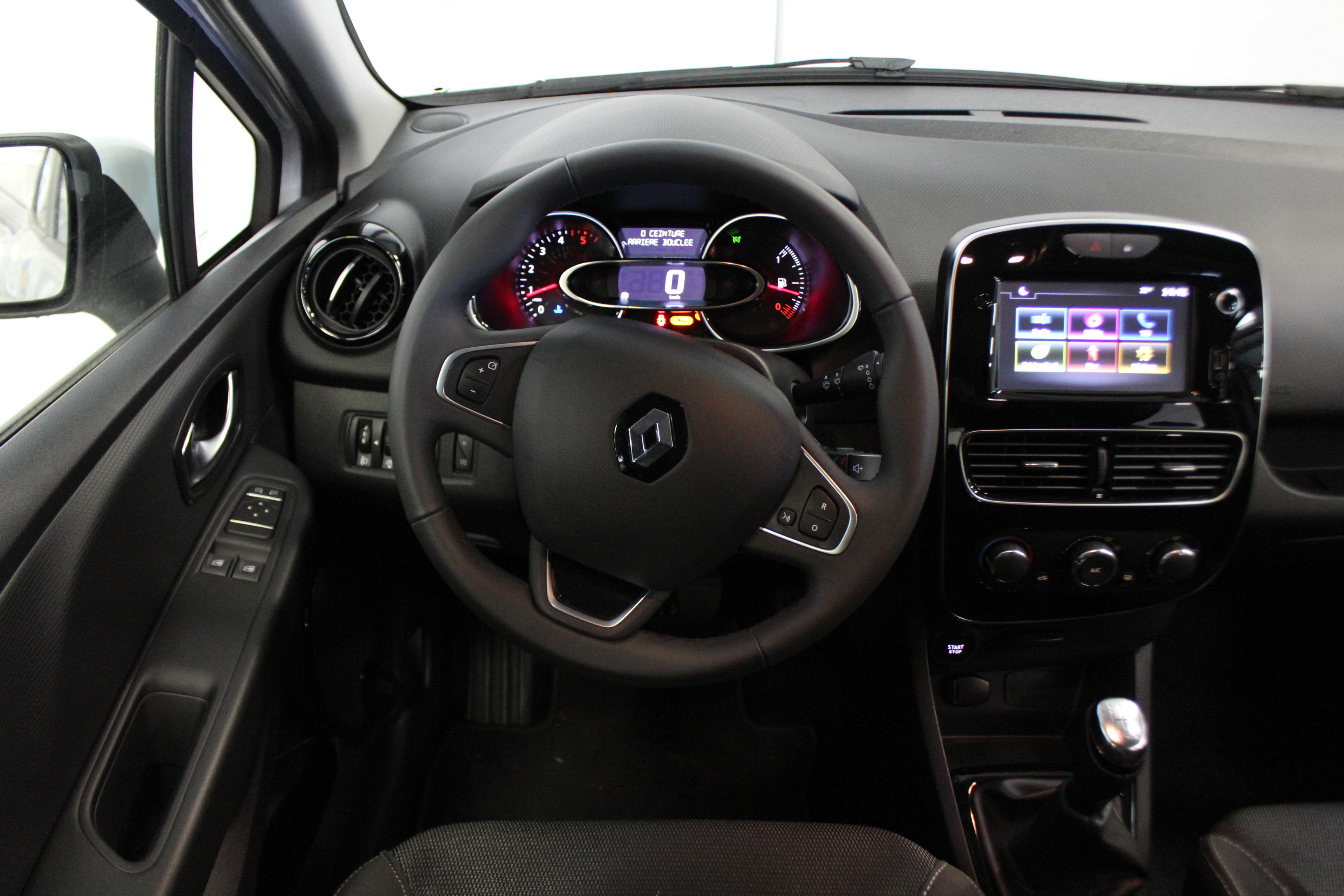 RENAULT CLIO IV de 2017 - OLIVET - Massoutre VO