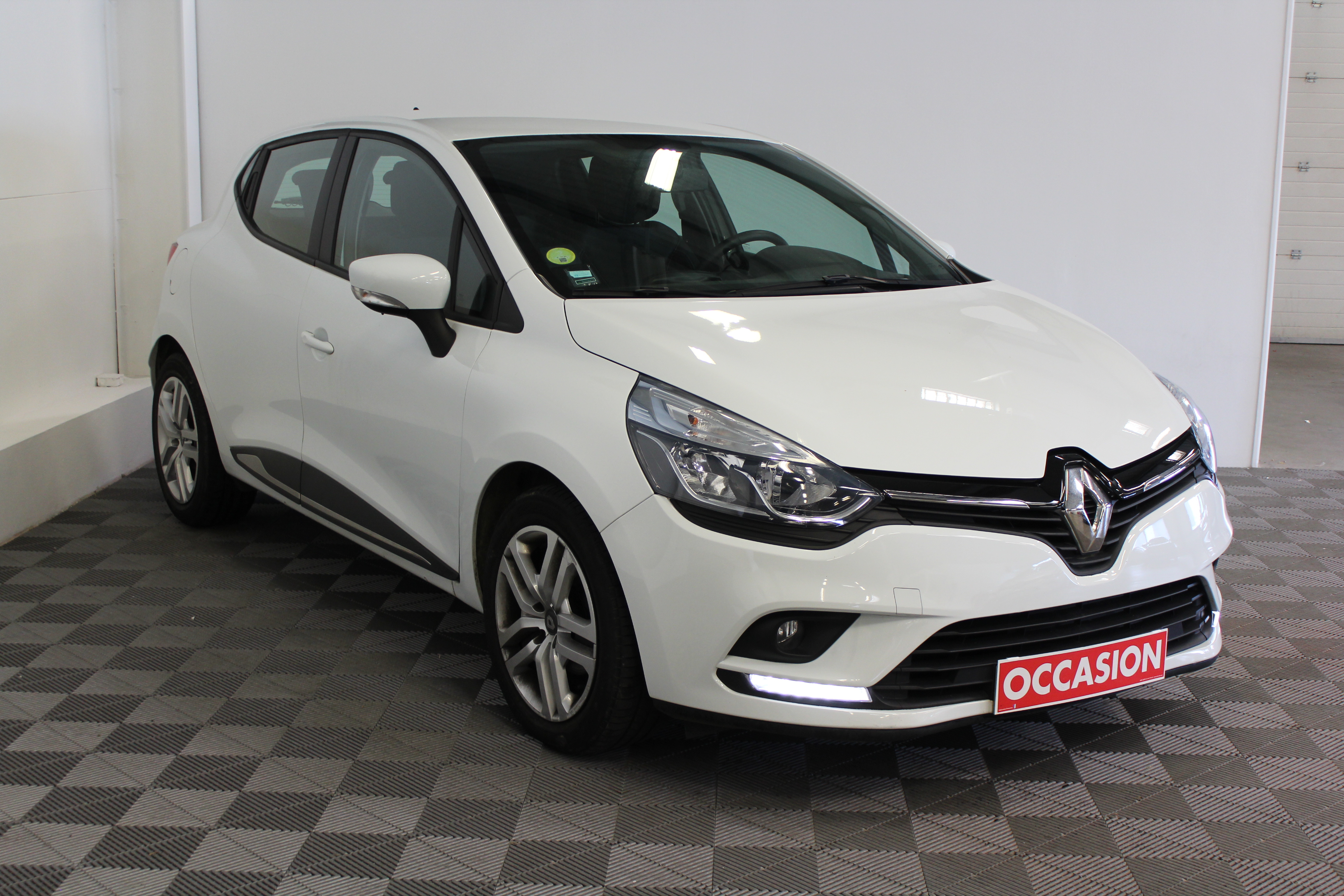 RENAULT CLIO IV de 2017 - OLIVET - Massoutre VO