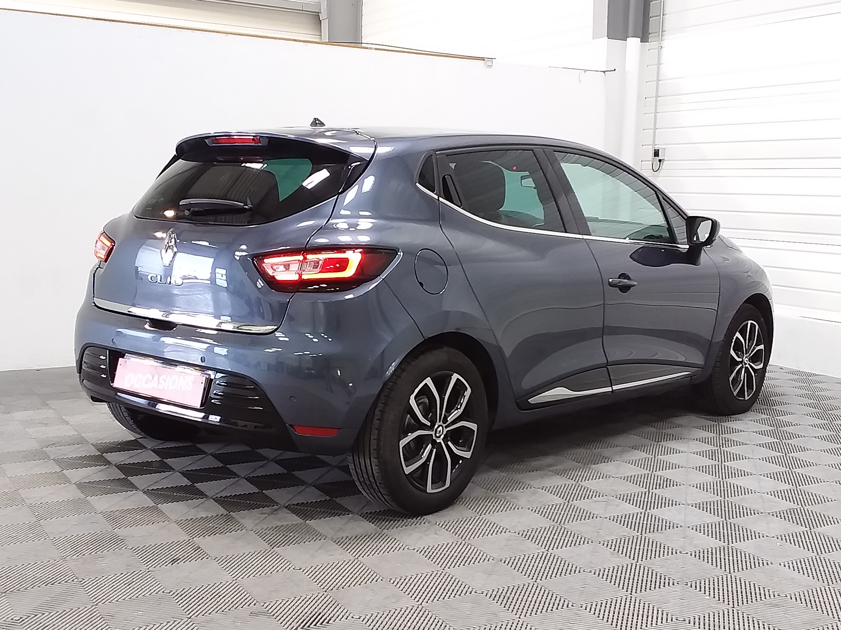 RENAULT CLIO IV de 2019 - La Chapelle-Saint-Luc - Massoutre VO