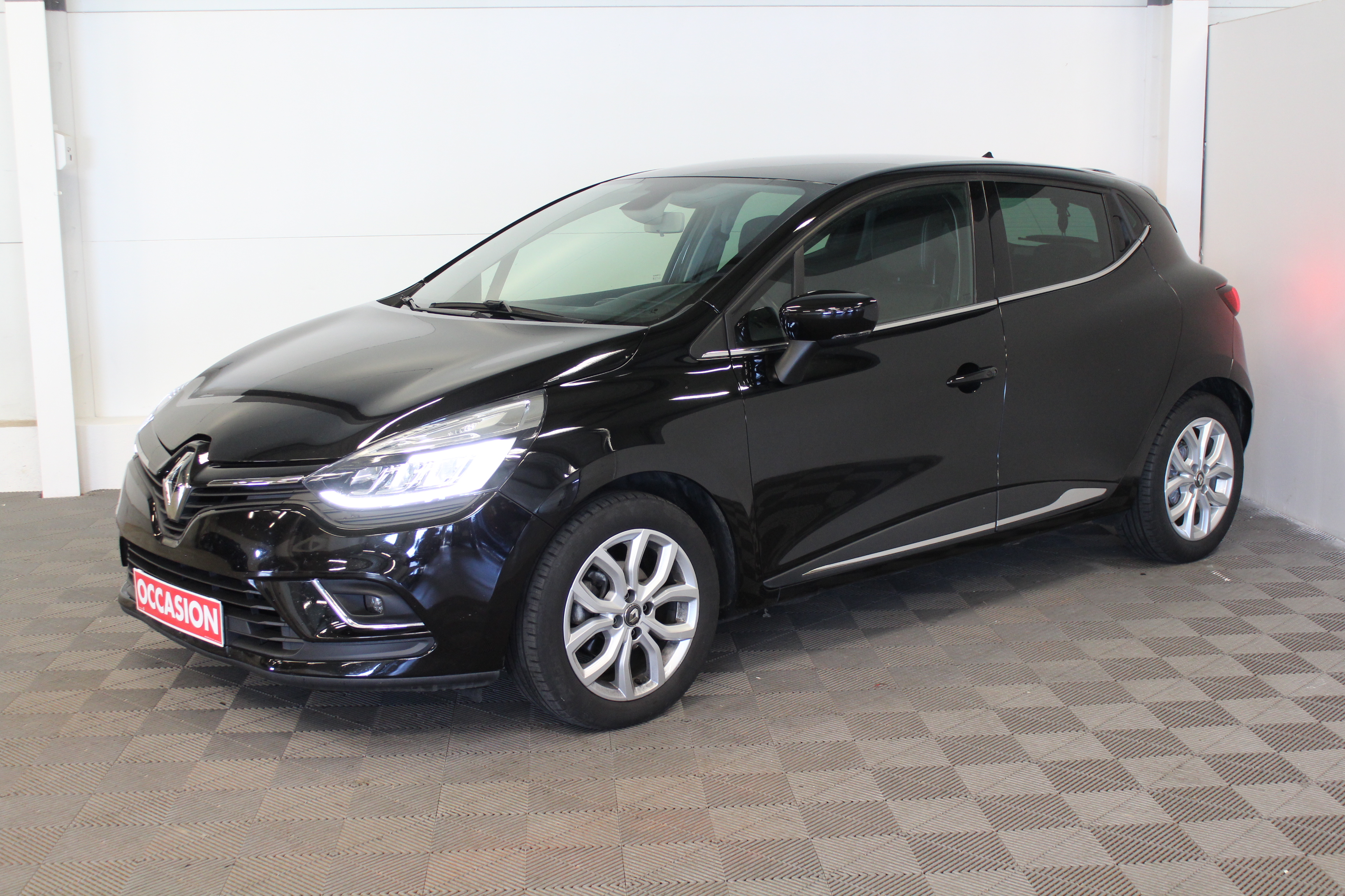 RENAULT CLIO IV de 2018 - Olivet - Massoutre VO