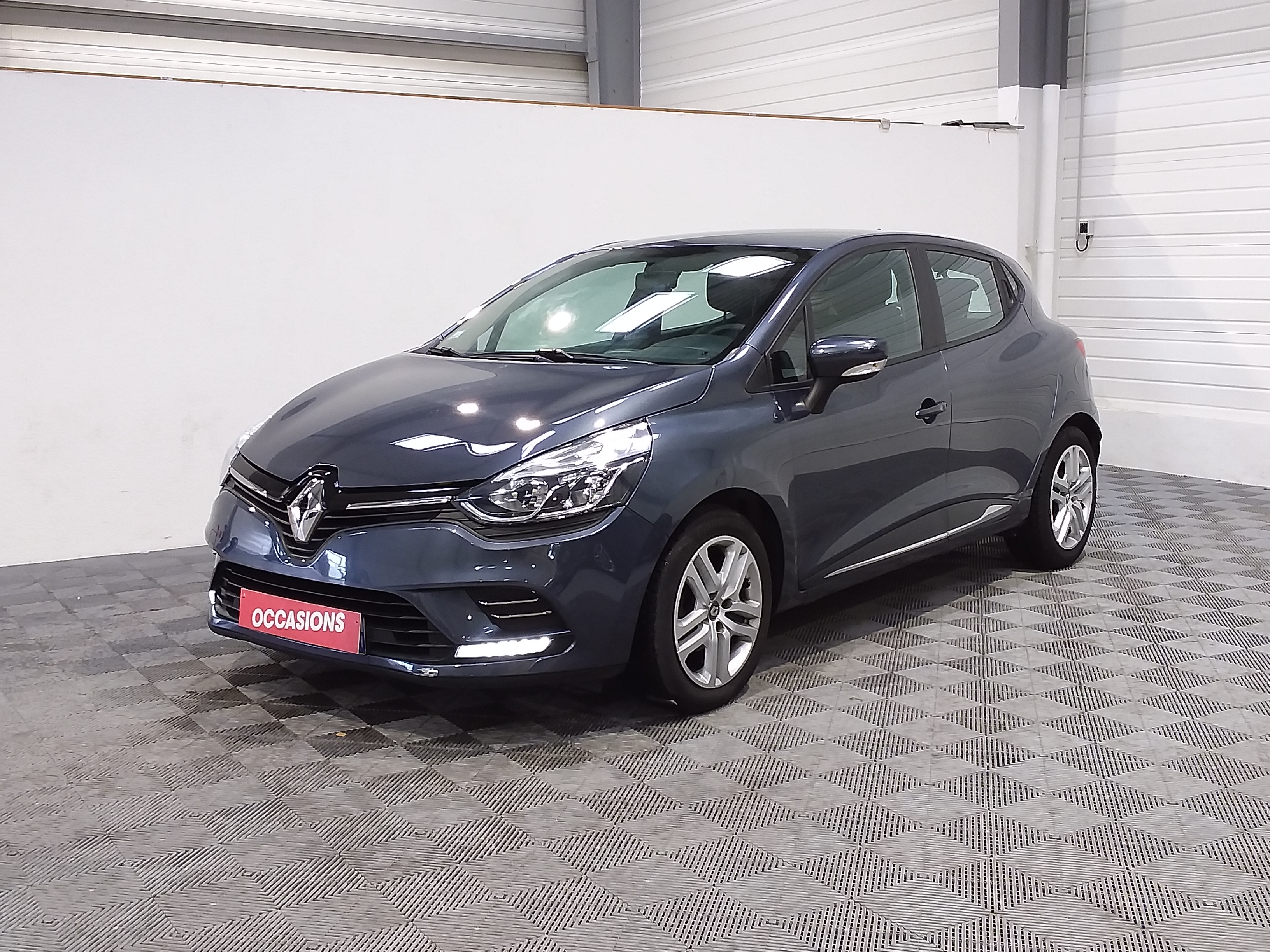 RENAULT CLIO IV de 2018 - La Chapelle-Saint-Luc - Massoutre VO
