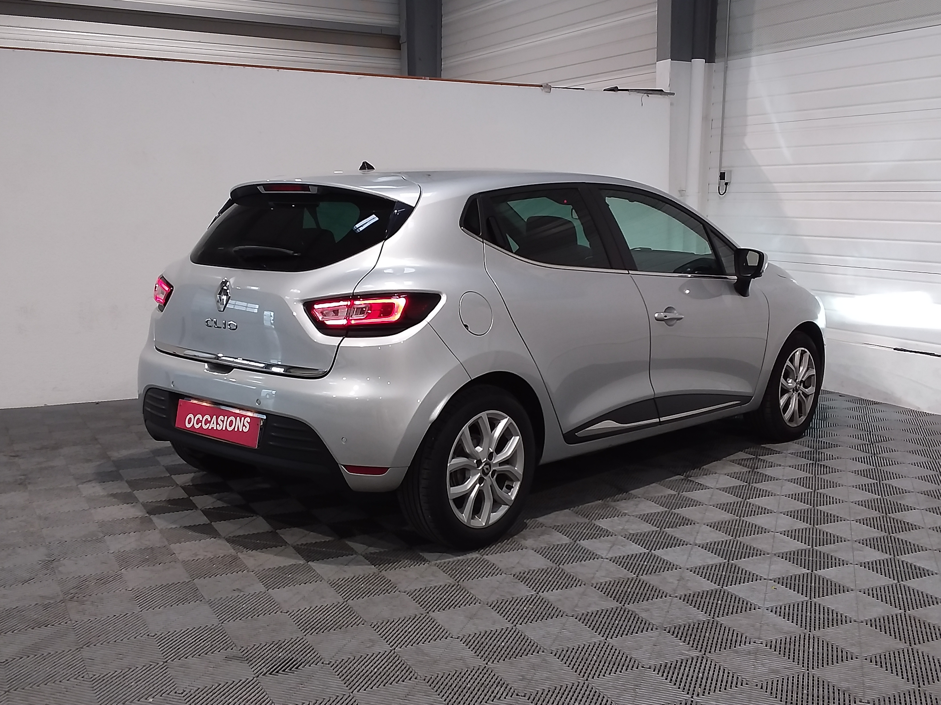 RENAULT CLIO IV de 2018 - La Chapelle-Saint-Luc - Massoutre VO