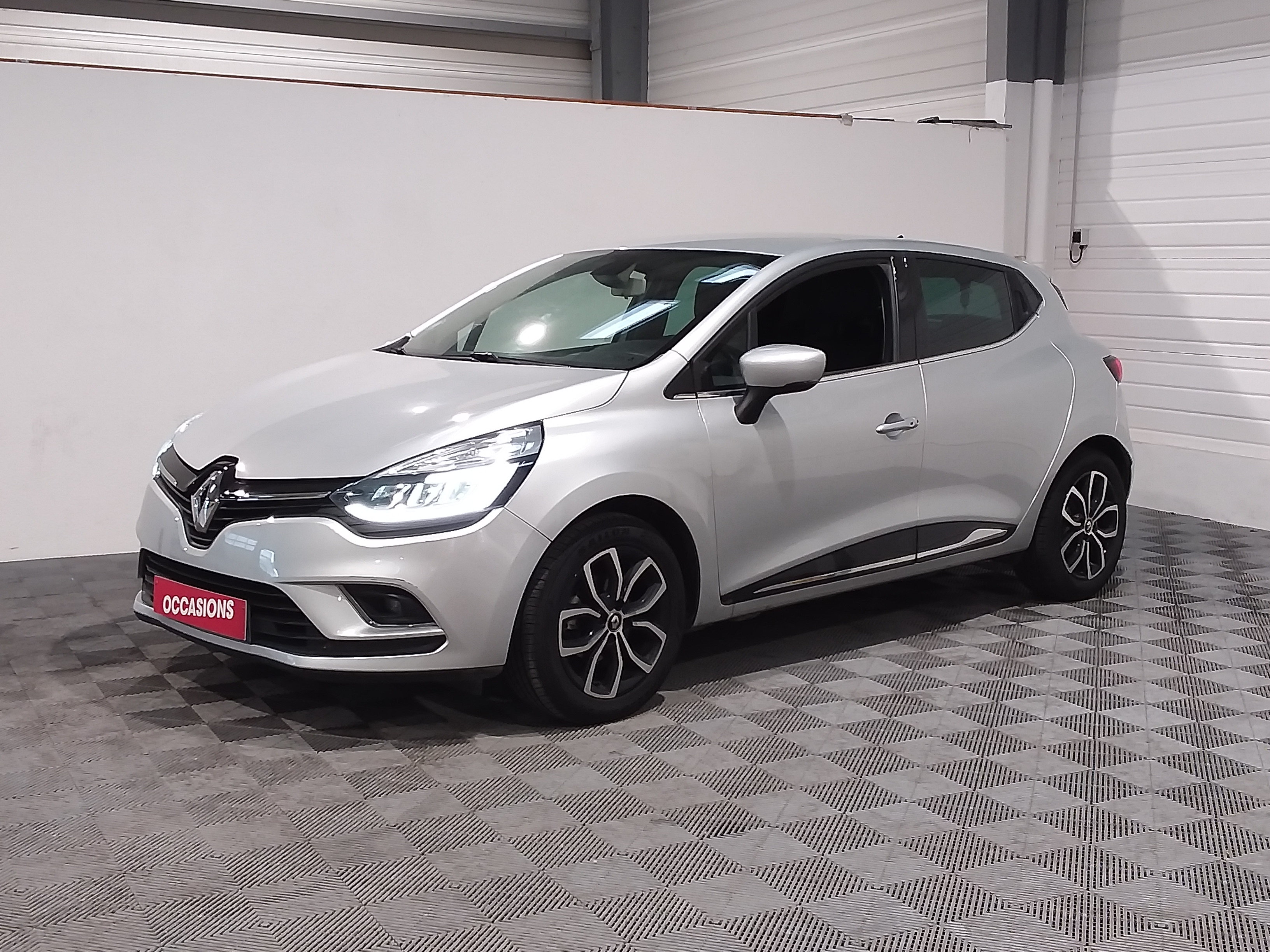 RENAULT CLIO IV de 2019 - La Chapelle-Saint-Luc - Massoutre VO