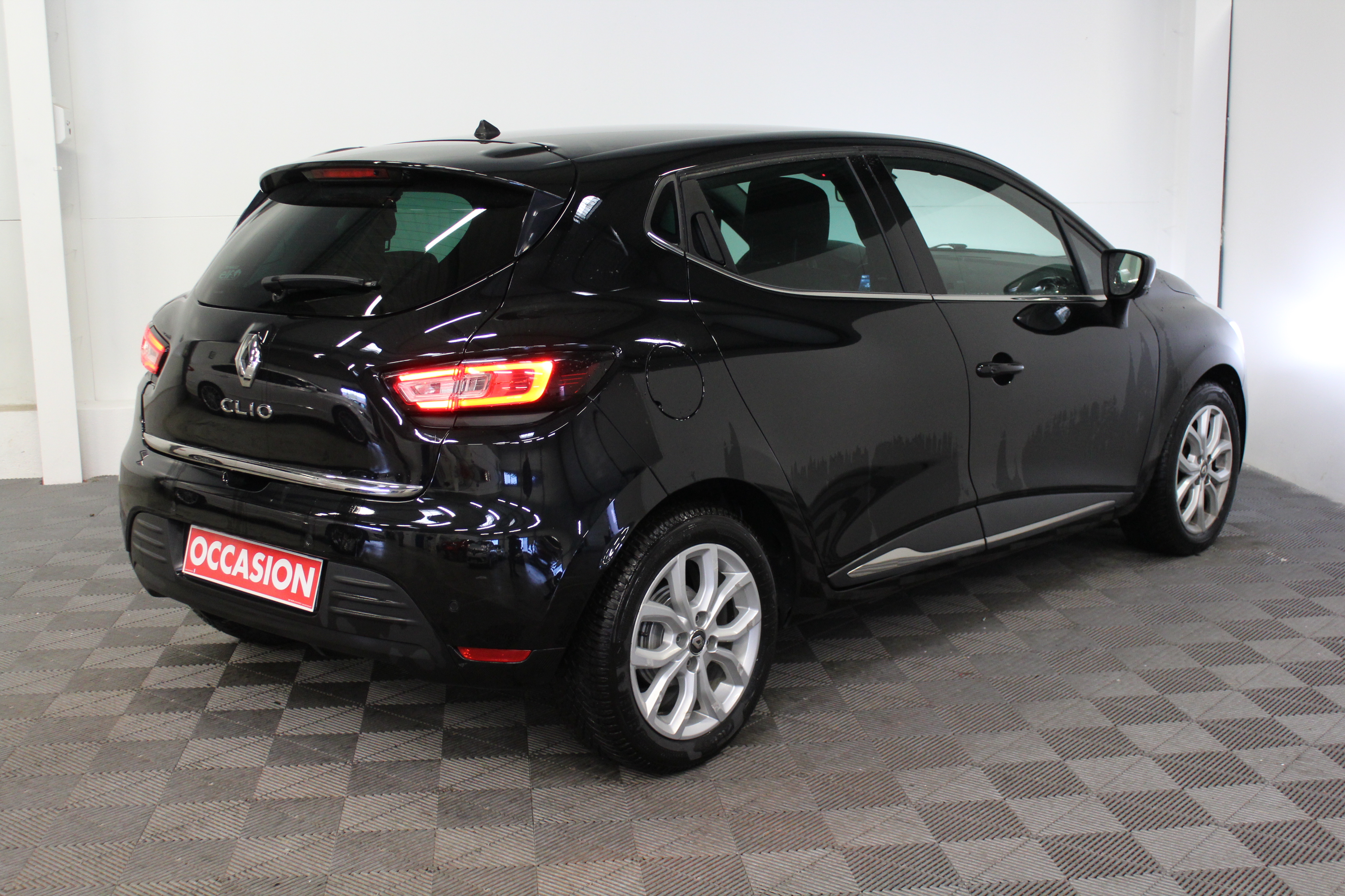 RENAULT CLIO IV de 2018 - OLIVET - Massoutre VO