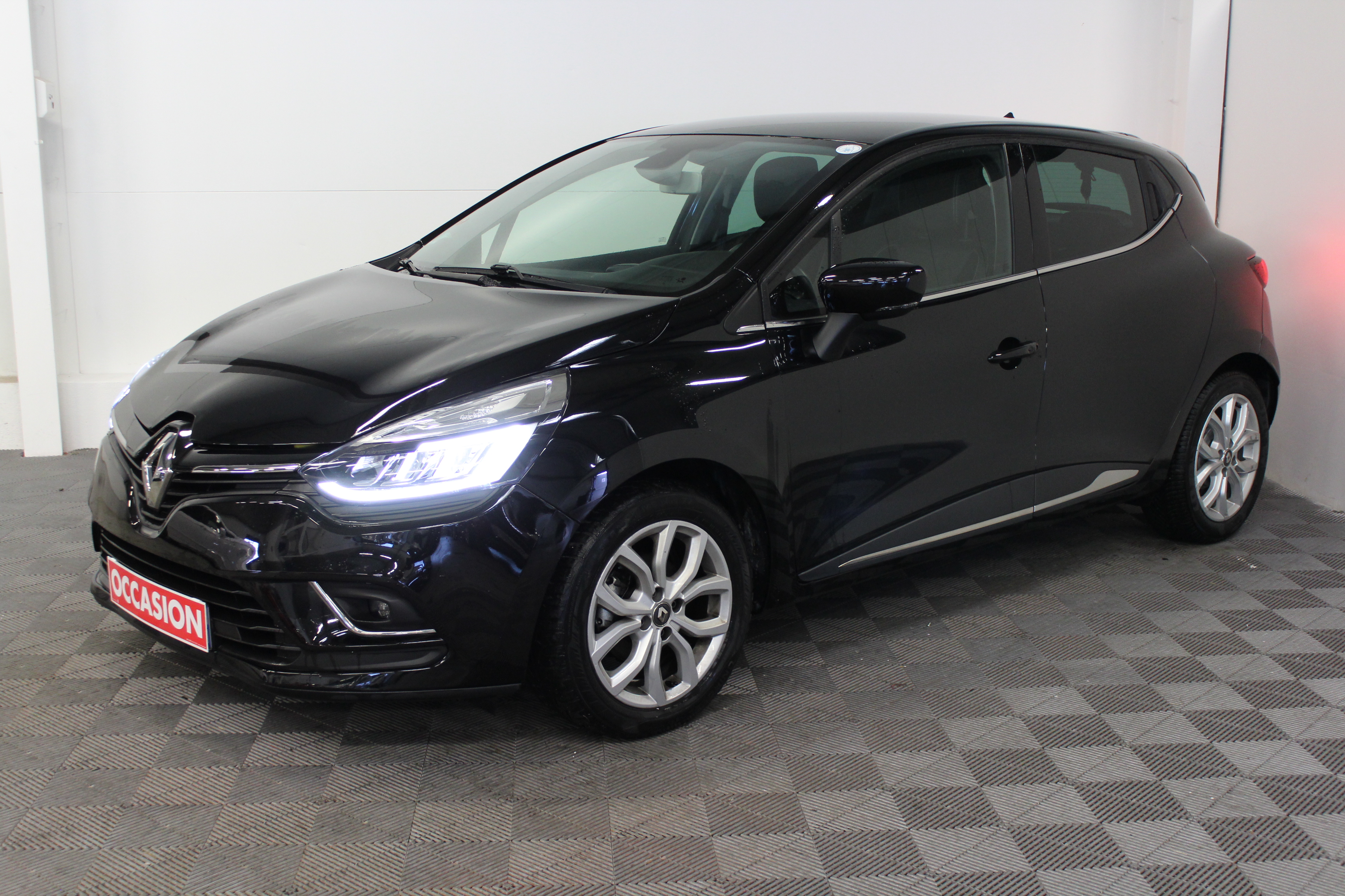 RENAULT CLIO IV de 2018 - Olivet - Massoutre VO