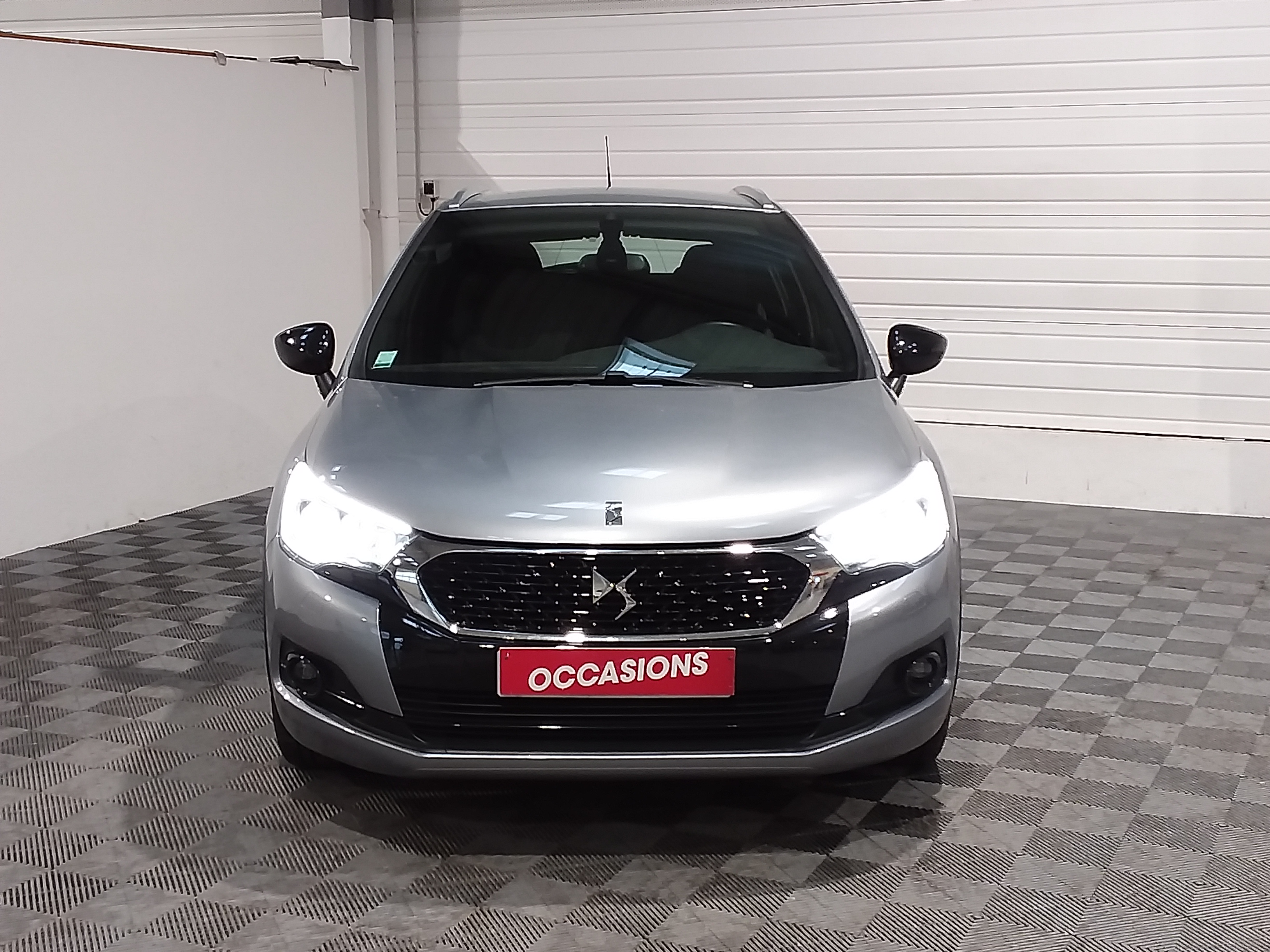 DS DS4 CROSSBACK de 2017 - La Chapelle-Saint-Luc - Massoutre VO