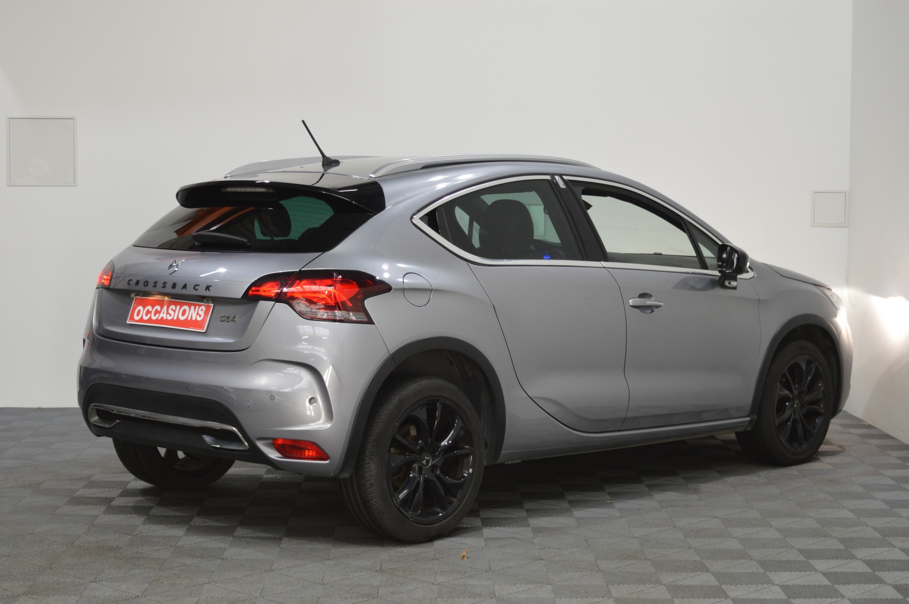 DS DS4 CROSSBACK de 2017 - Massy - Massoutre VO