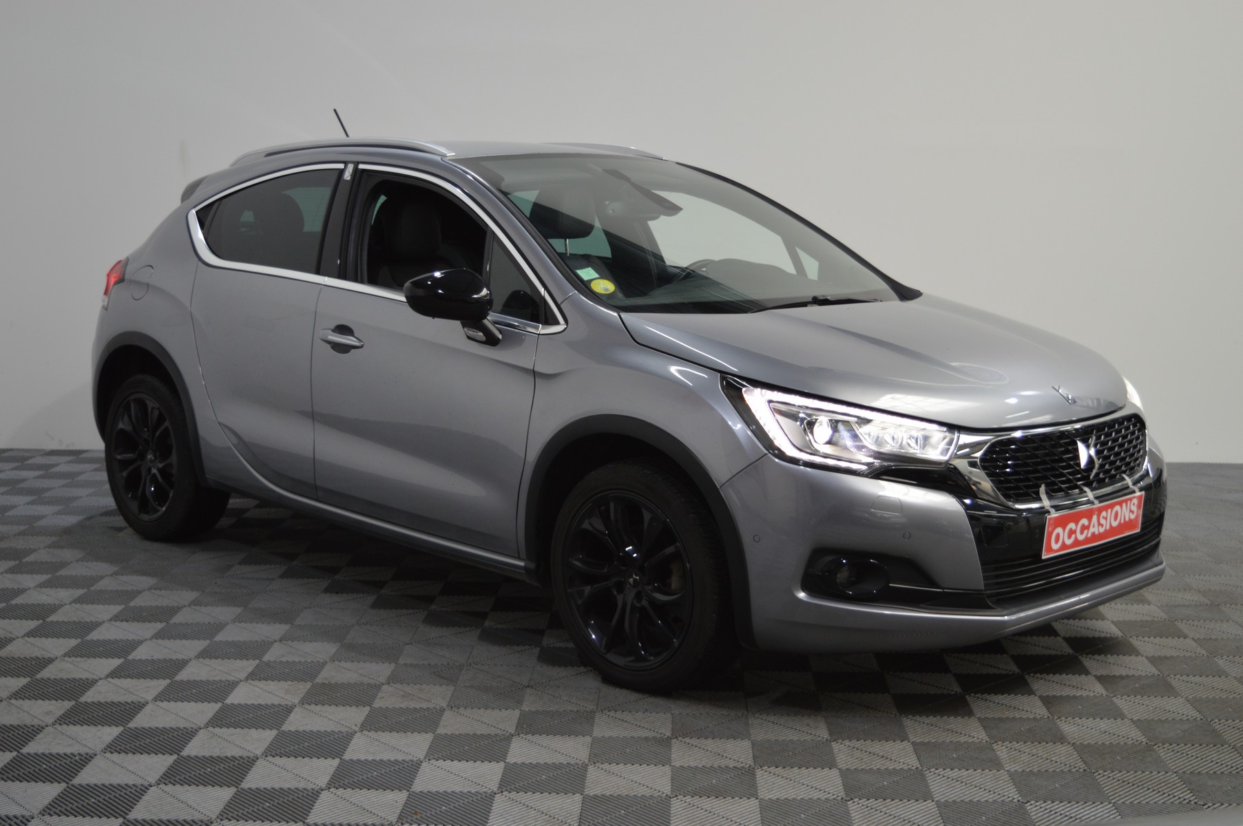 DS DS4 CROSSBACK de 2017 - Massy - Massoutre VO