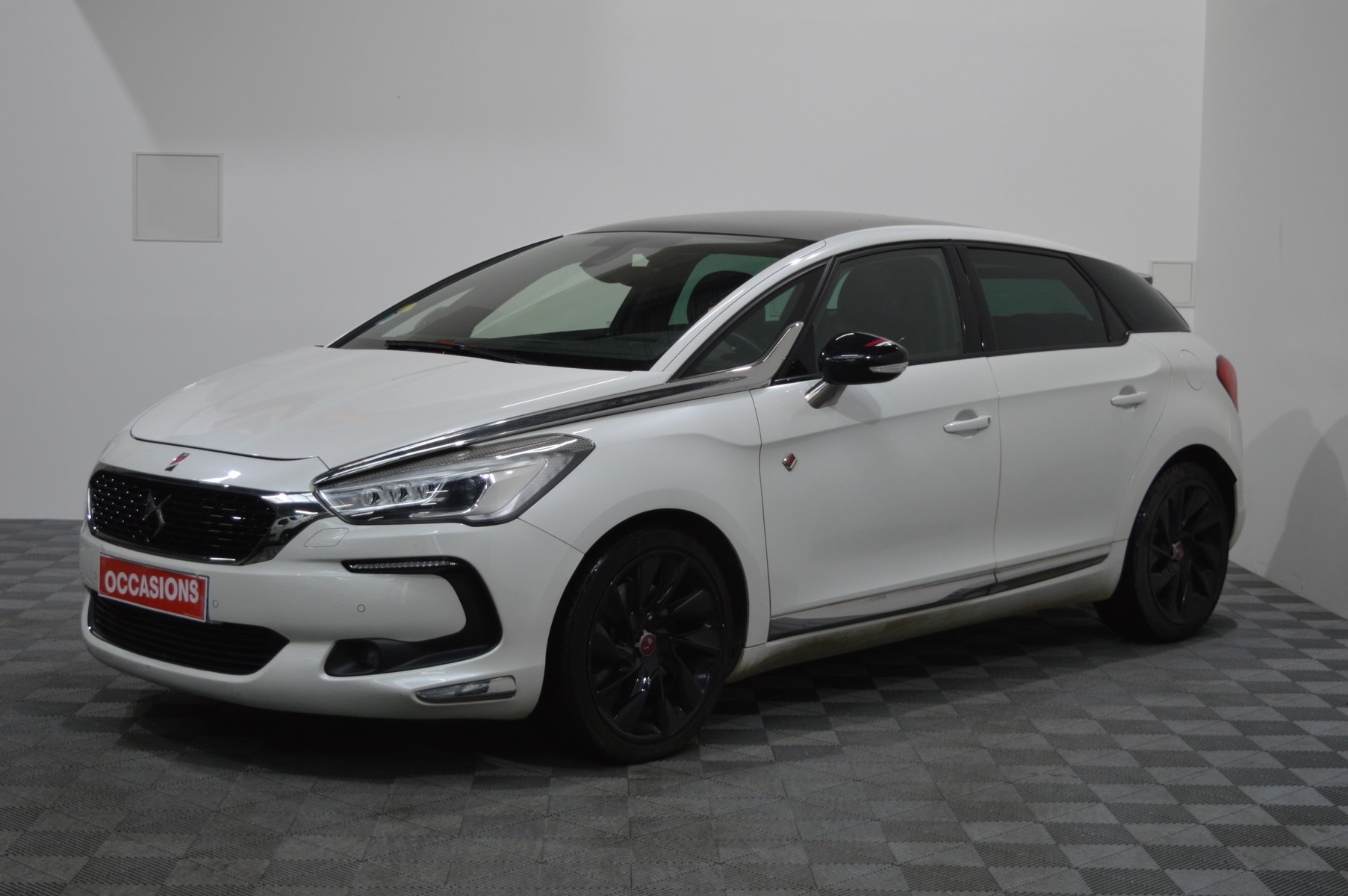 DS DS5 de 2018 - Massy - Massoutre VO