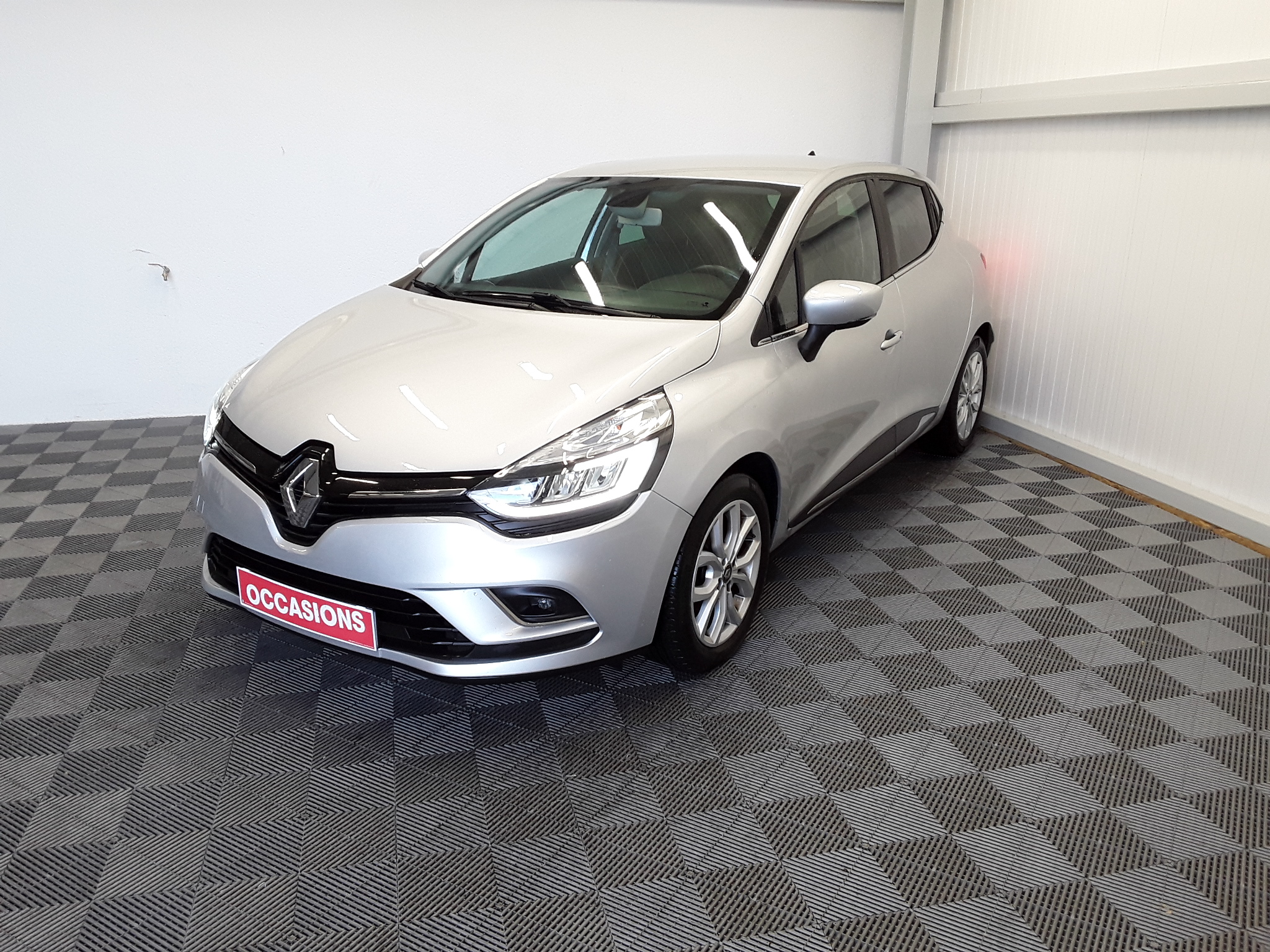 RENAULT CLIO IV de 2018 - Dreux - Massoutre VO