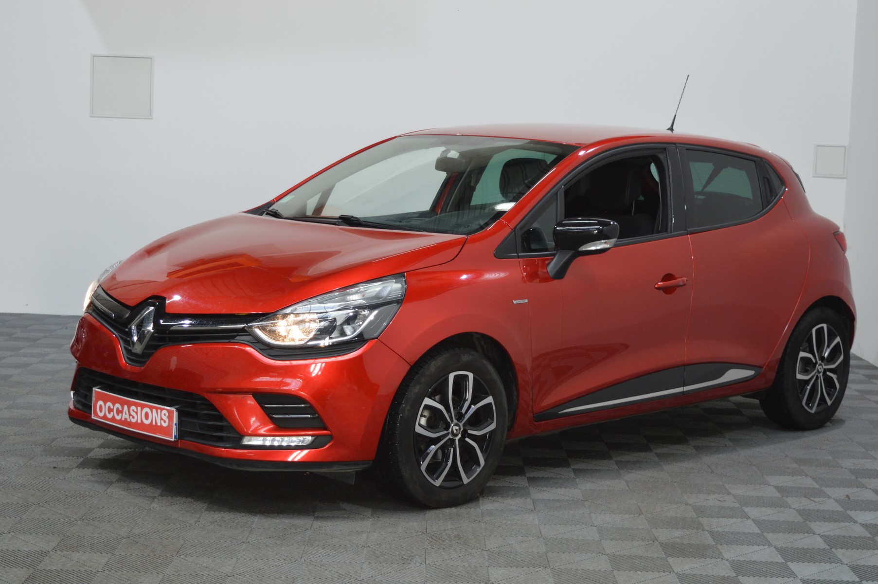 RENAULT CLIO IV de 2019 - Massy - Massoutre VO