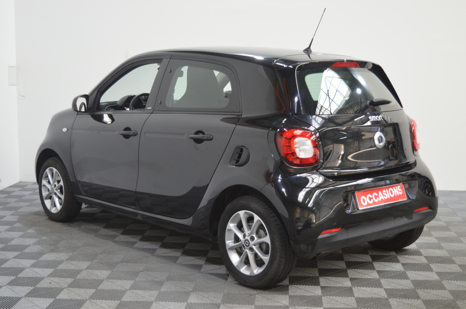 SMART FORFOUR de 2017 - Massy - Massoutre VO