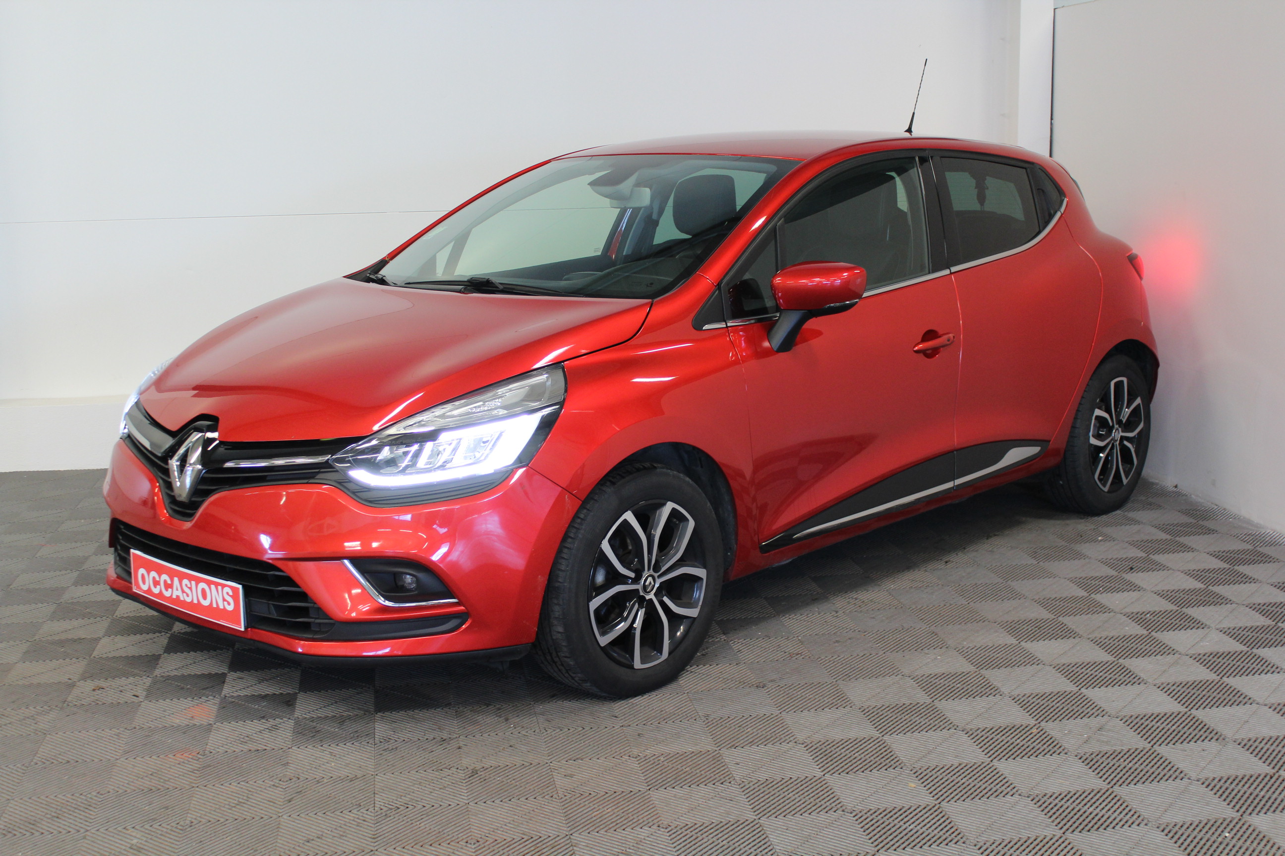 RENAULT CLIO IV de 2019 - Olivet - Massoutre VO