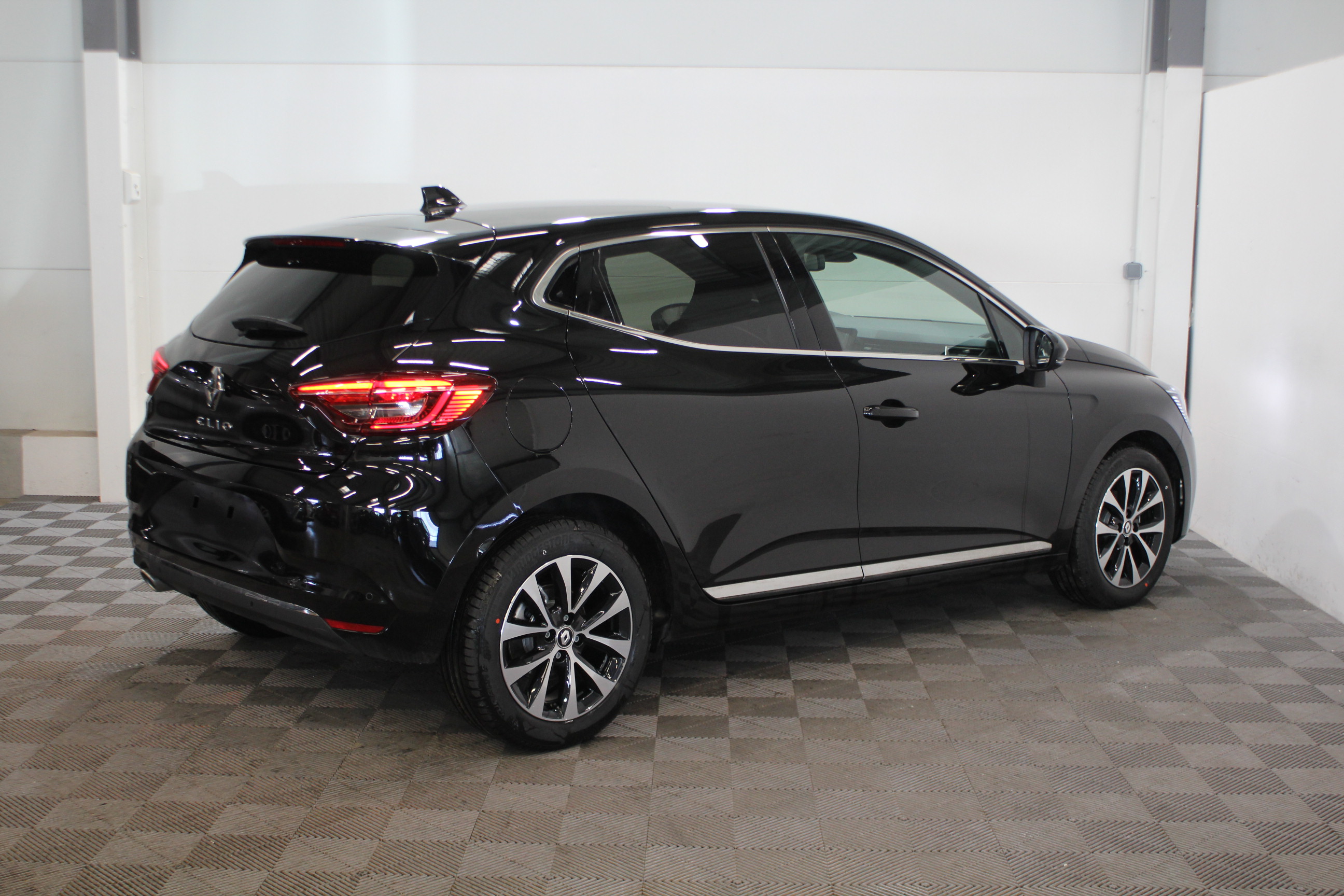 RENAULT CLIO V de 2022 - OLIVET - Massoutre VO