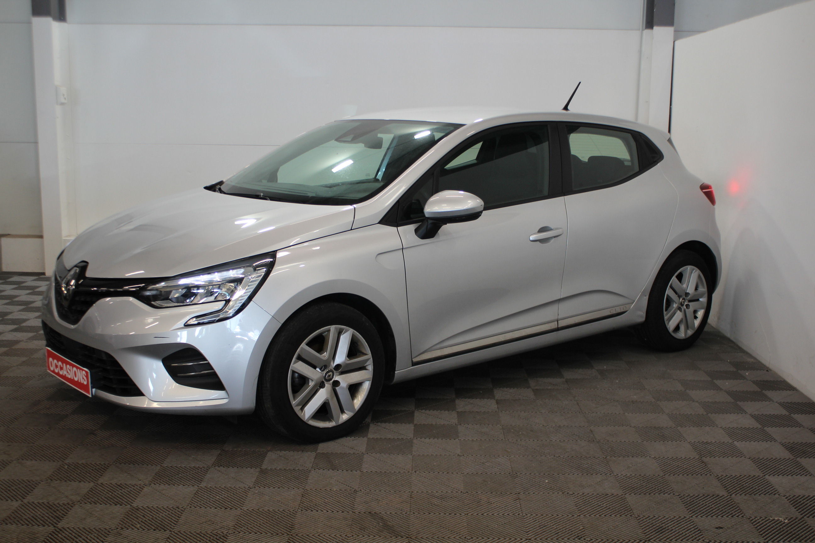 RENAULT CLIO V de 2020 - Olivet - Massoutre VO