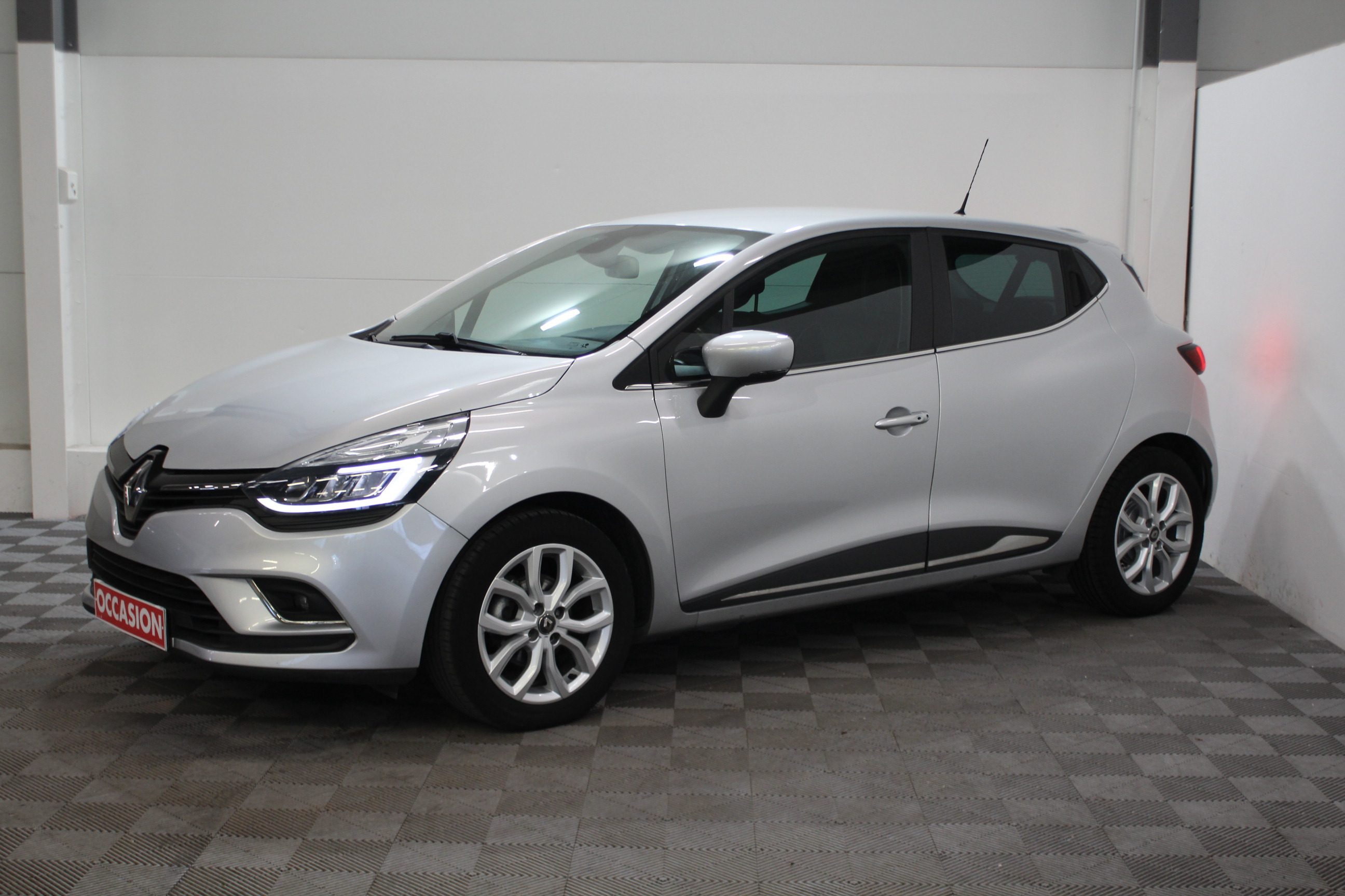 RENAULT CLIO IV de 2018 - Olivet - Massoutre VO
