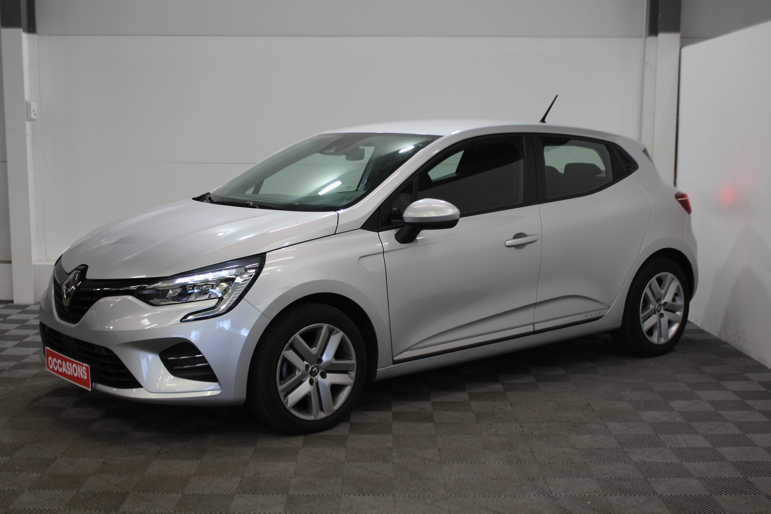 RENAULT CLIO V de 2020 - Olivet - Massoutre VO