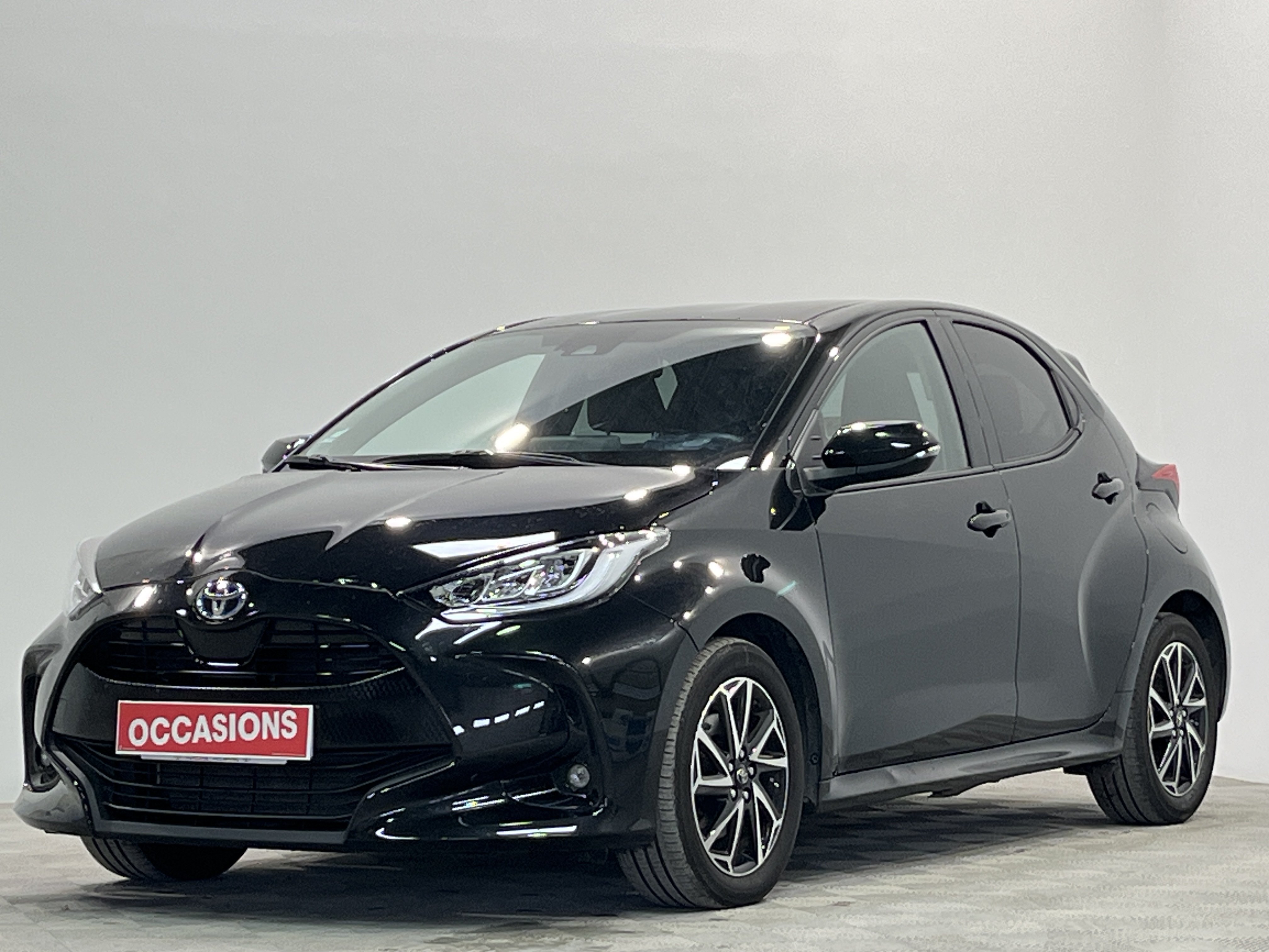 Luxus Toyota Yaris Hybrid 2022 Ebenbild