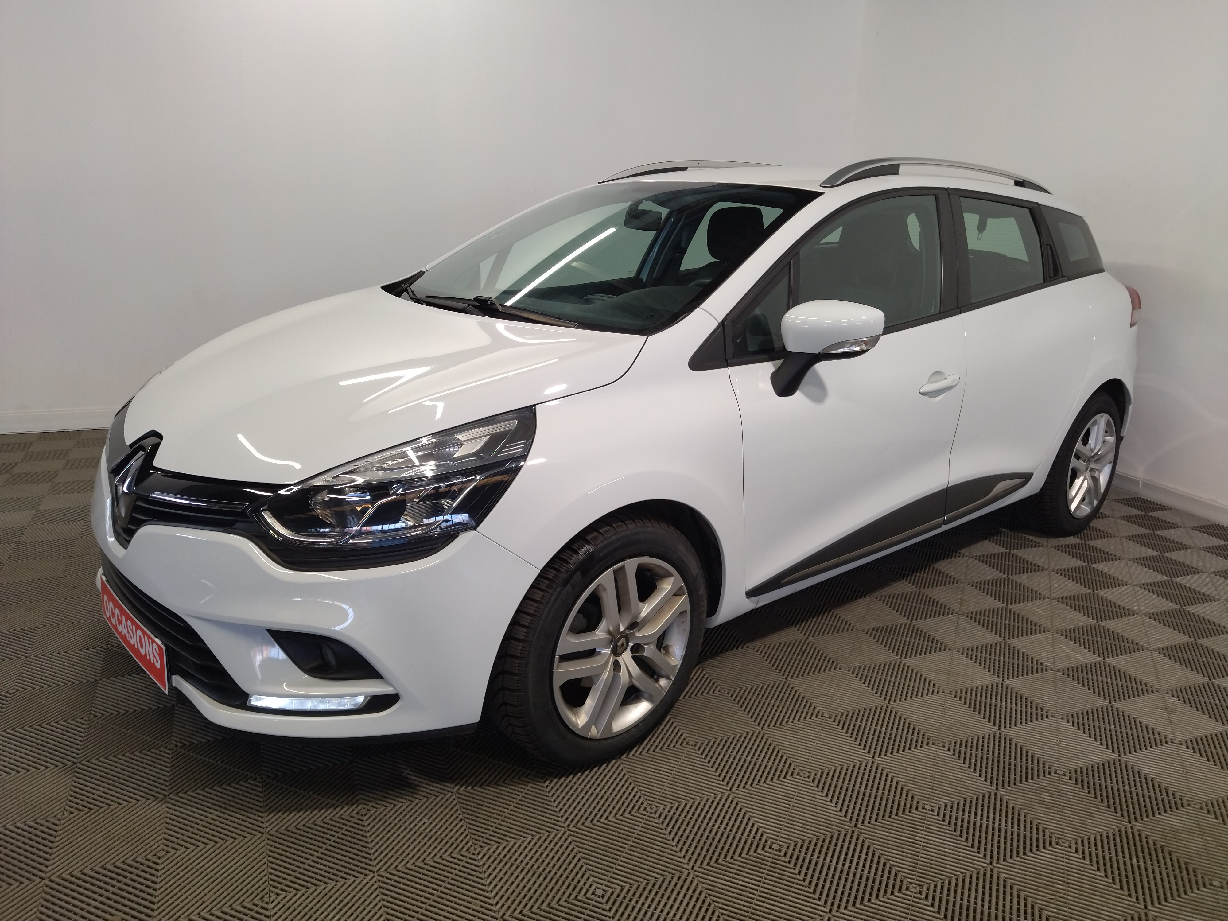 RENAULT CLIO IV ESTATE BUSINESS de 2019 - Clermont-Ferrand - Massoutre VO