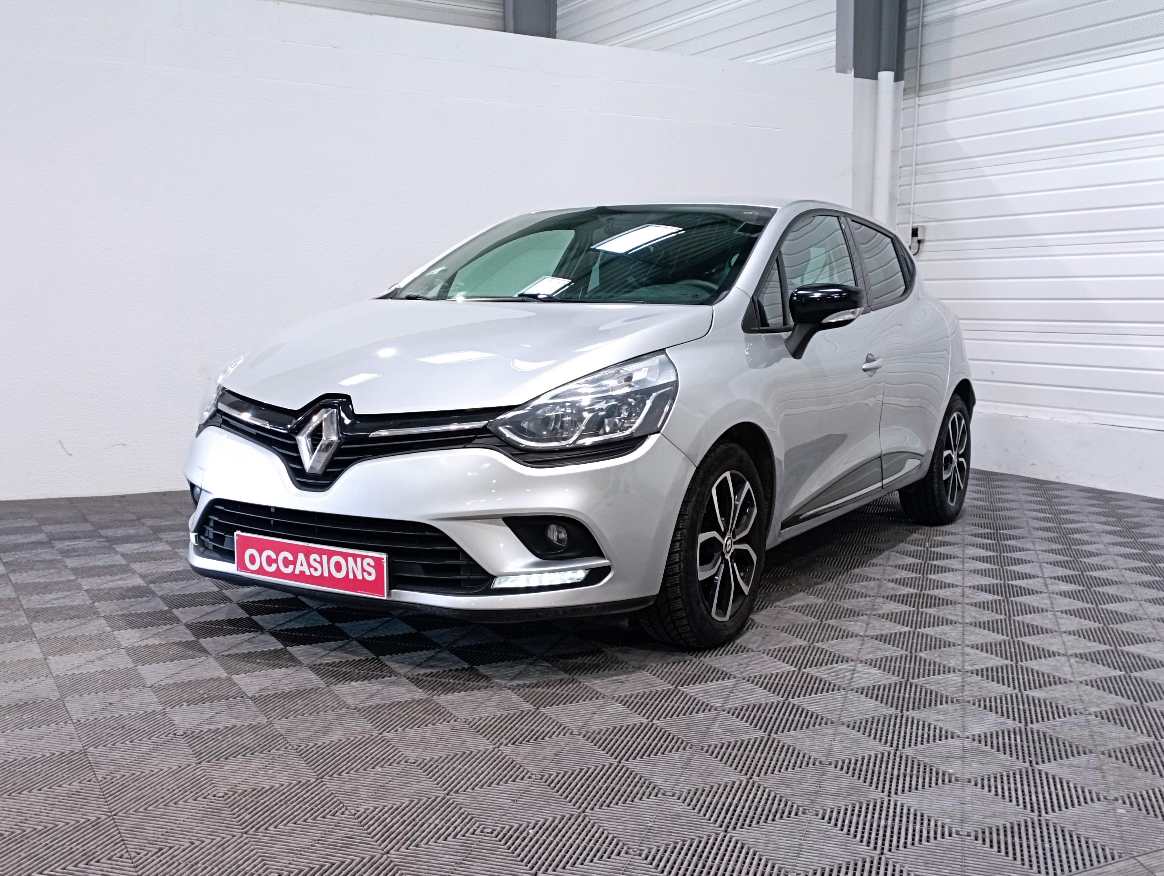 RENAULT CLIO IV de 2020 - La Chapelle-Saint-Luc - Massoutre VO