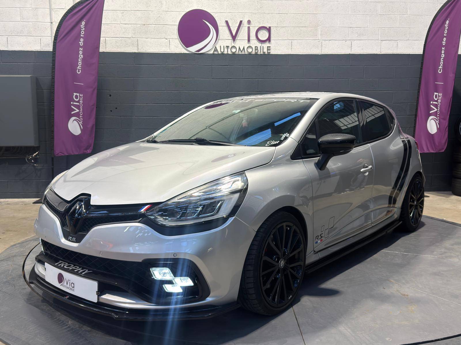 1.6 Turbo 220 EDC RS Trophy