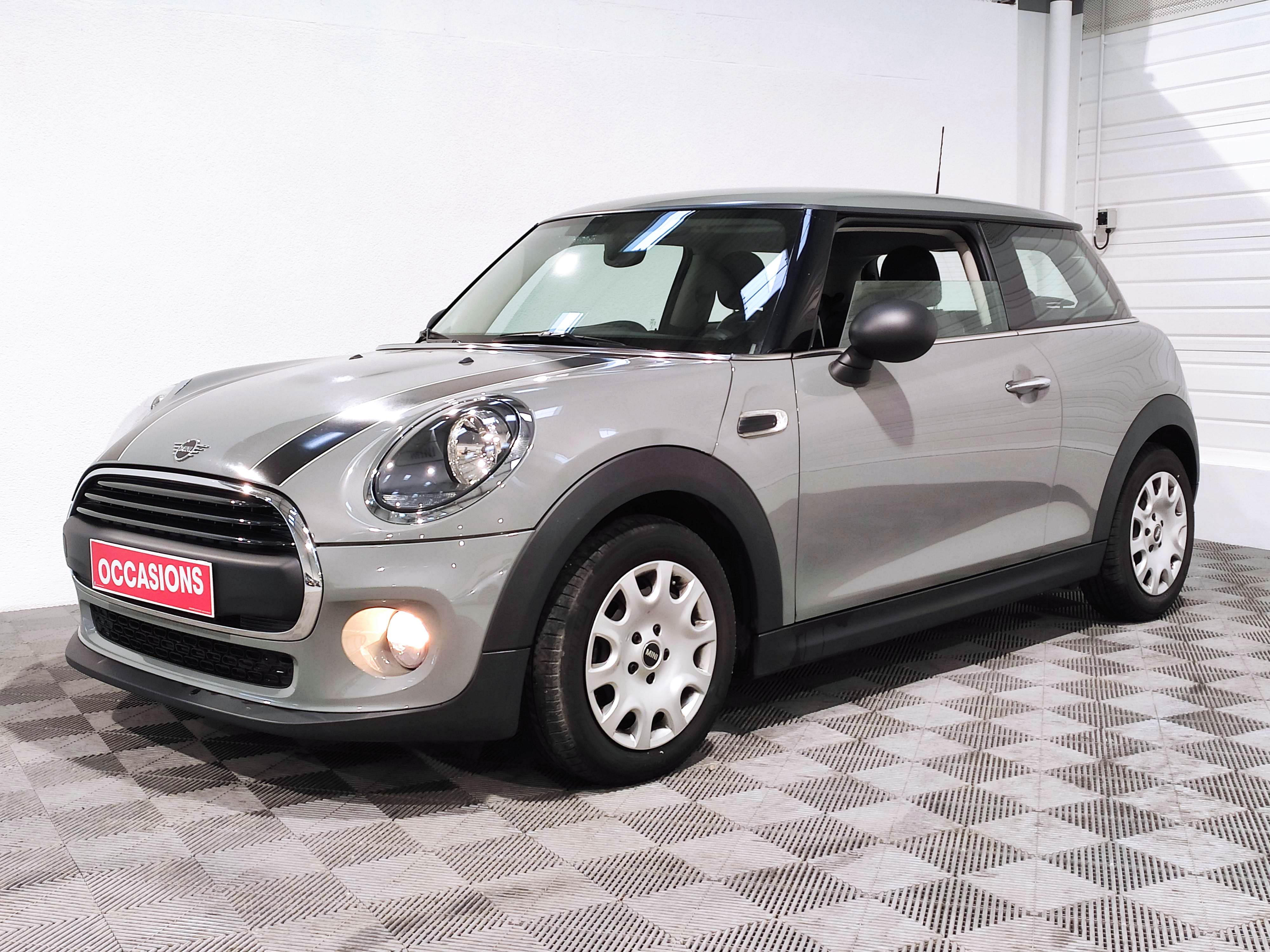 MINI MINI F56 LCI de 2018 - La Chapelle-Saint-Luc - Massoutre VO