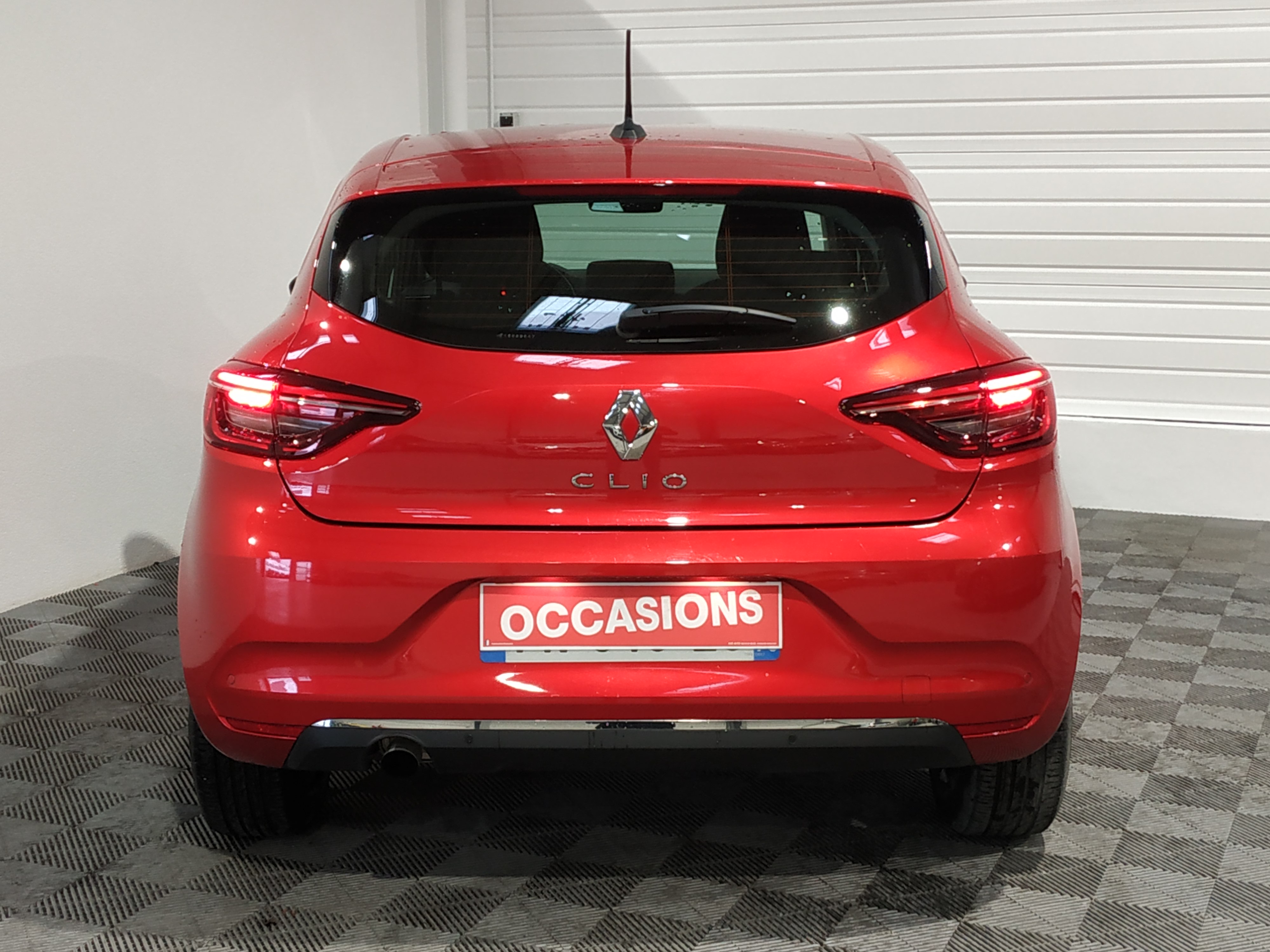 RENAULT CLIO V de 2020 - La Chapelle-Saint-Luc - Massoutre VO