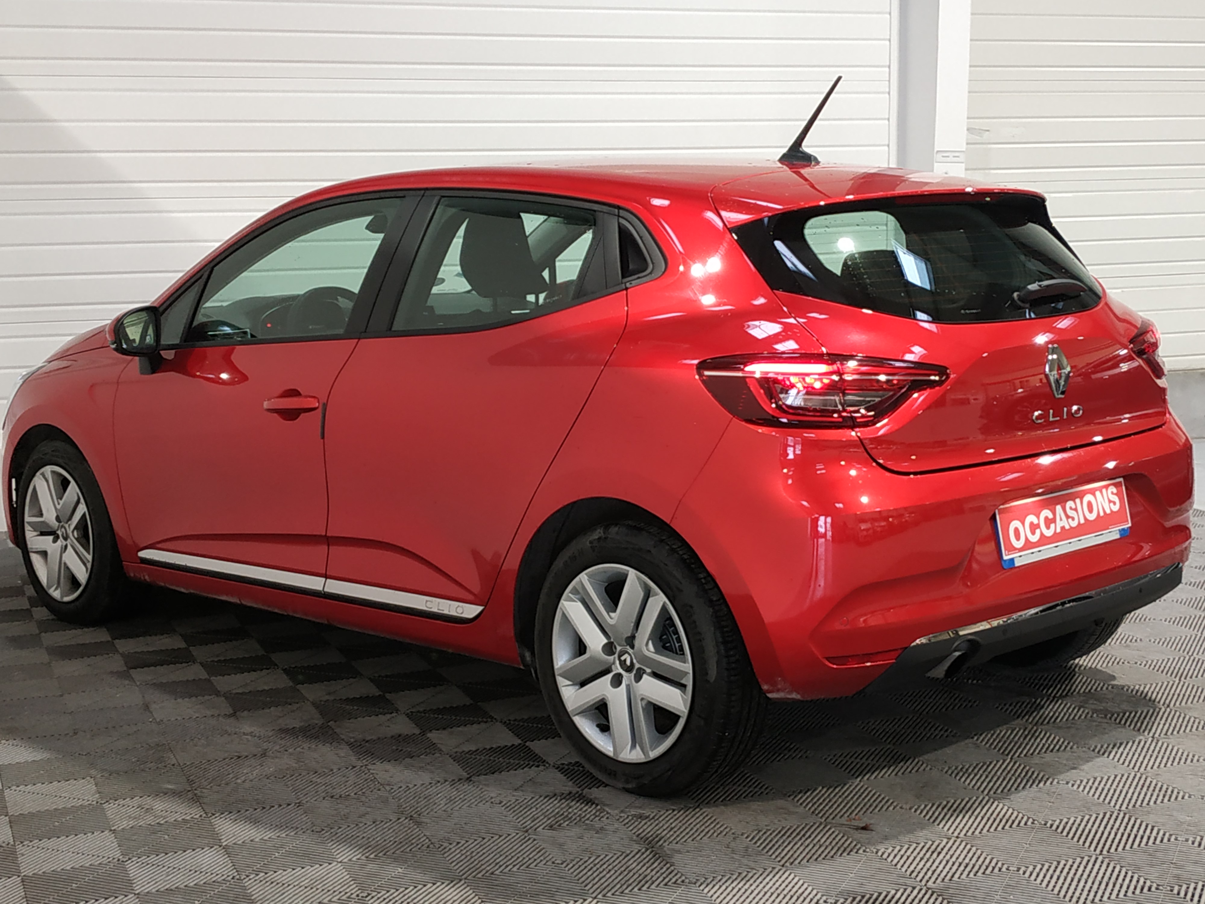 RENAULT CLIO V de 2020 - La Chapelle-Saint-Luc - Massoutre VO