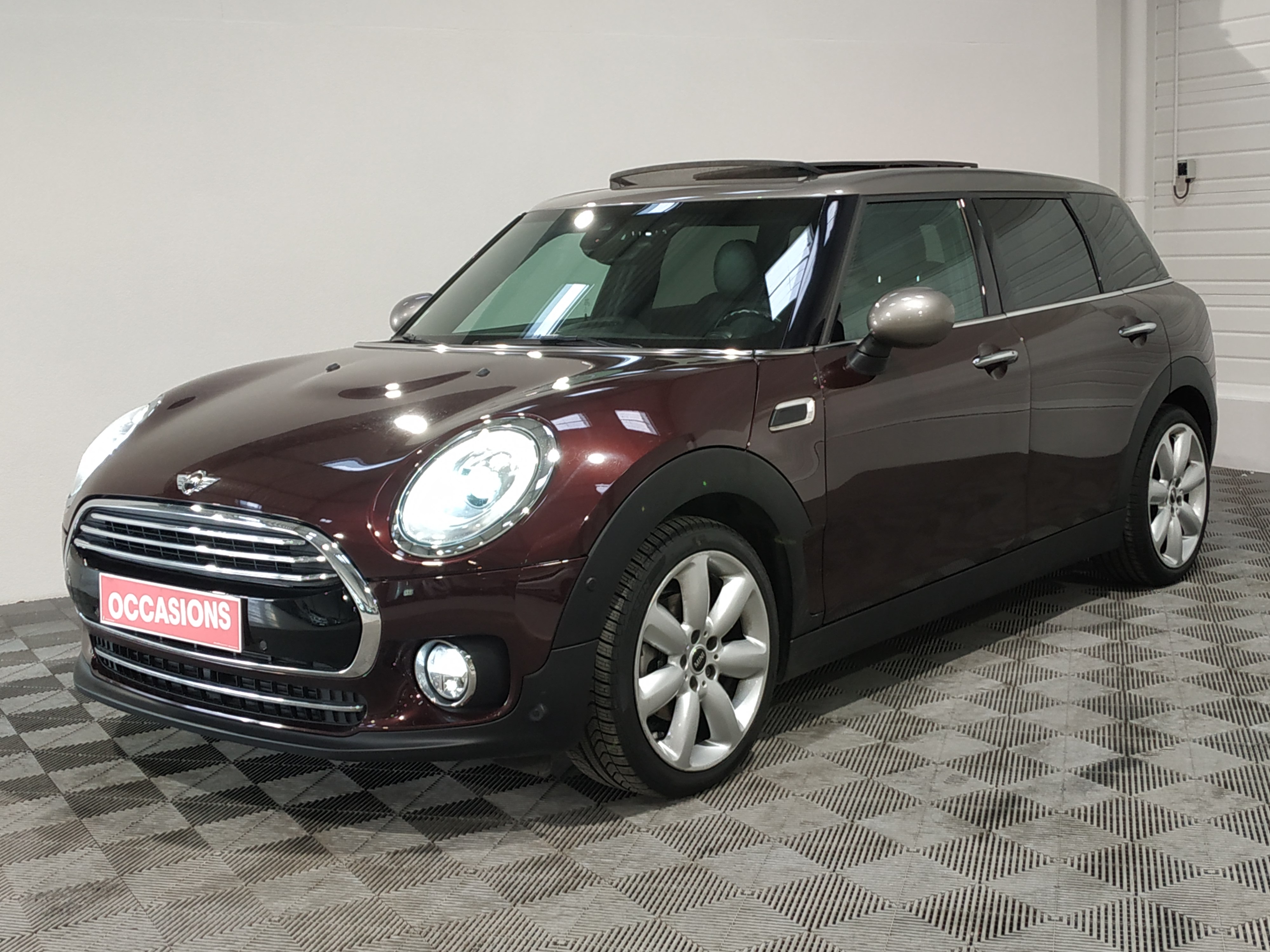 MINI MINI CLUBMAN F54 de 2017 - La Chapelle-Saint-Luc - Massoutre VO