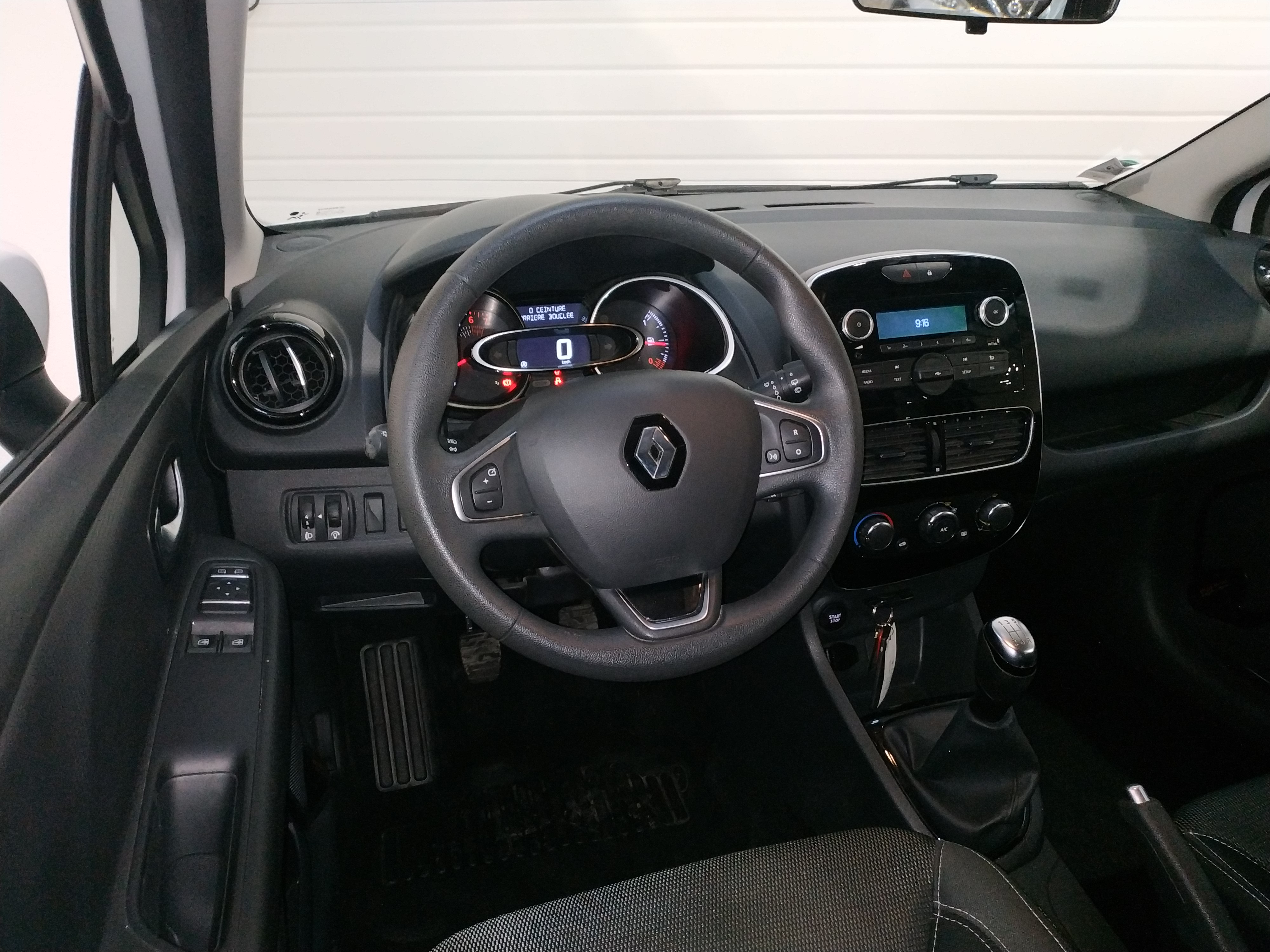 RENAULT CLIO IV de 2019 - La Chapelle-Saint-Luc - Massoutre VO