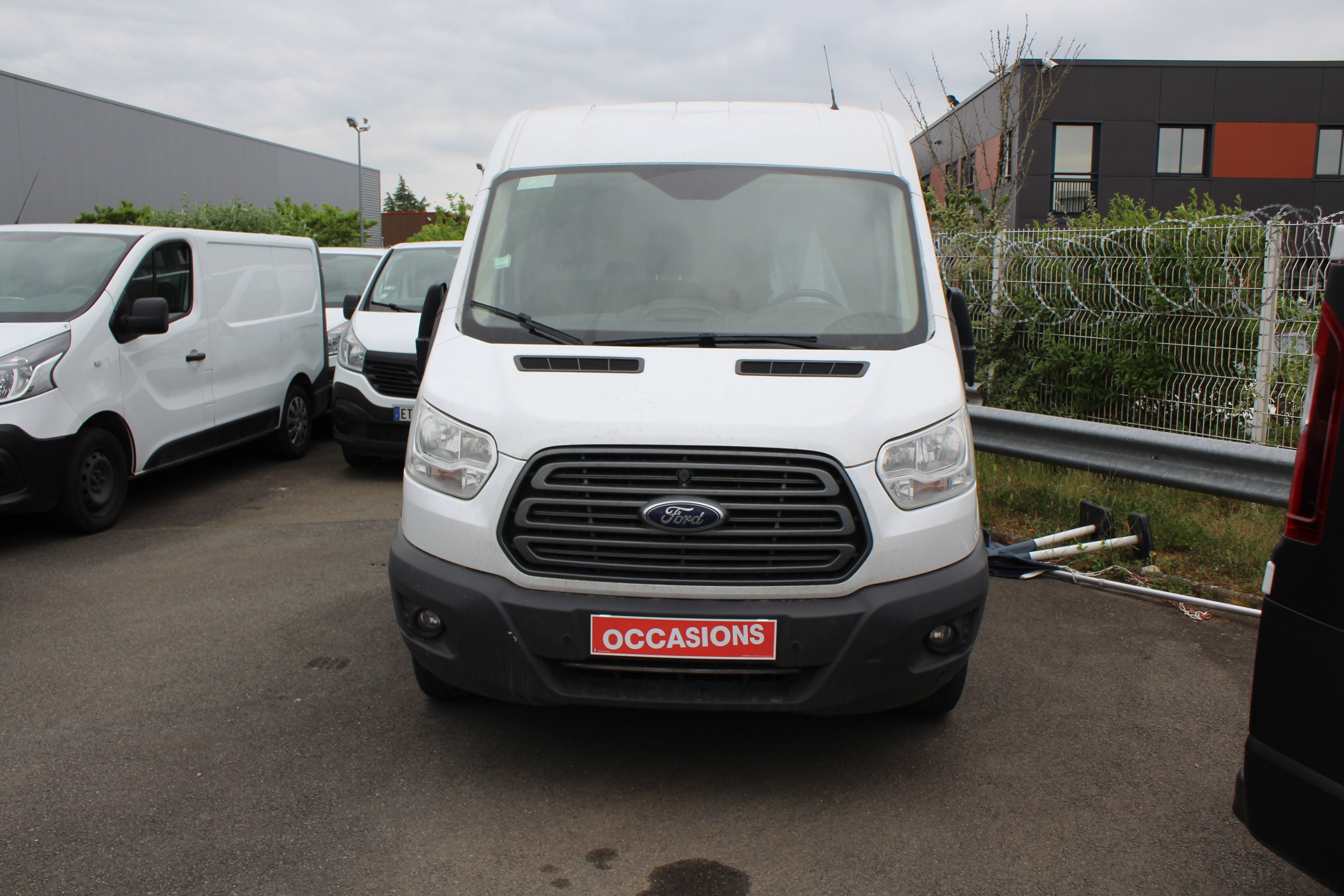 FORD TRANSIT FOURGON de 2017 - OLIVET - Massoutre VO